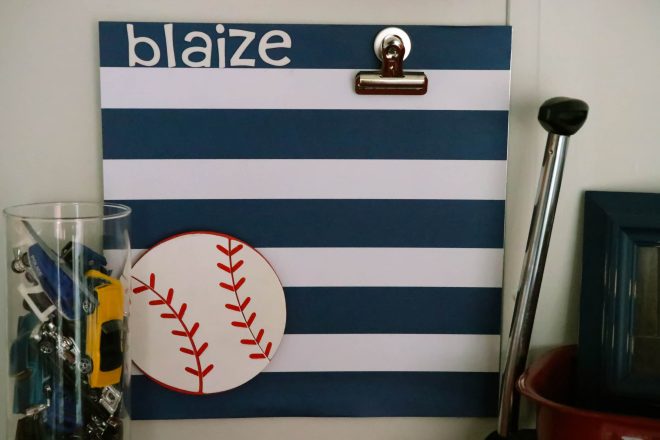 DIY Magnetic Art Holder - Re-Fabbed