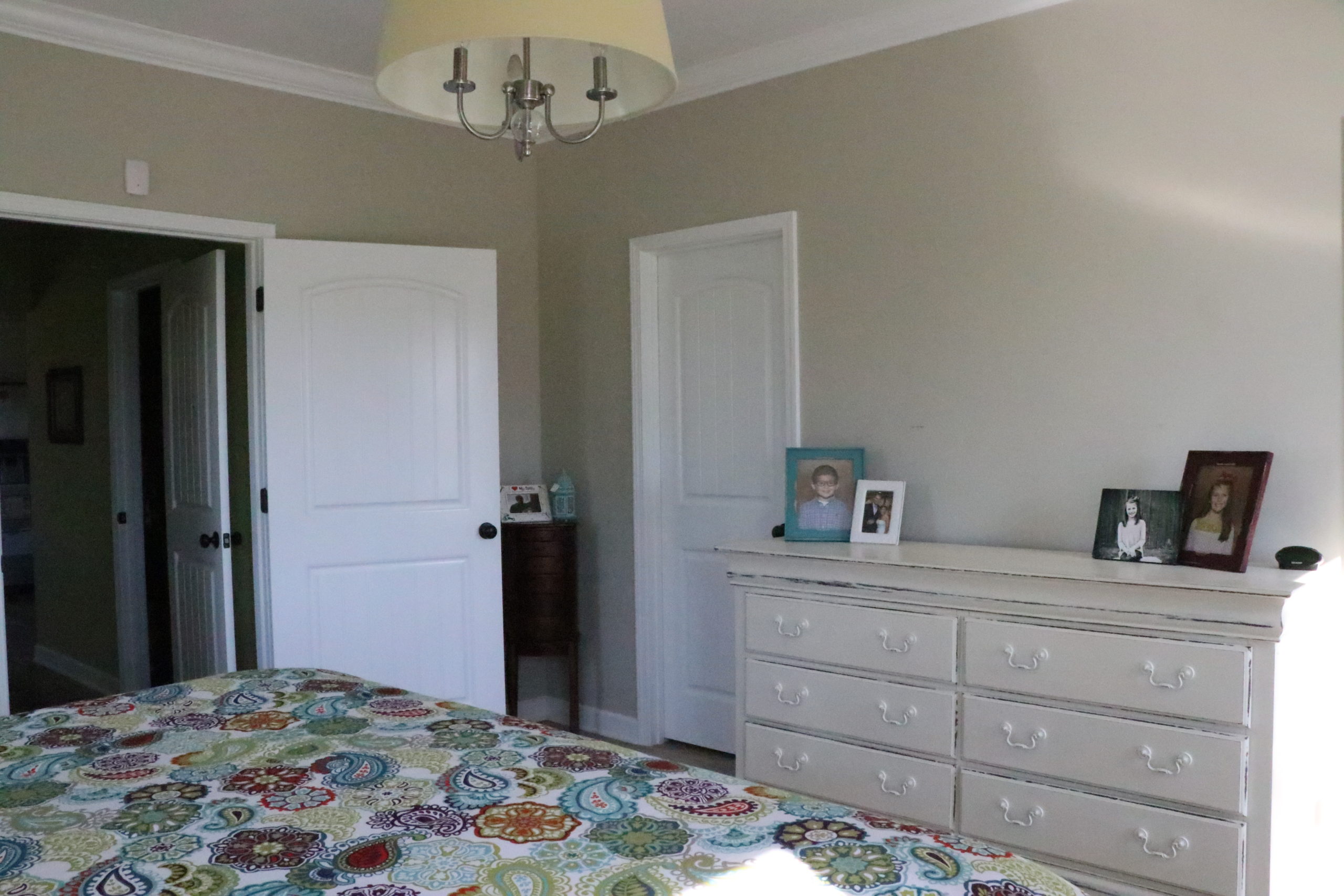 Aqua & Coral Master Bedroom Makeover - Re-Fabbed