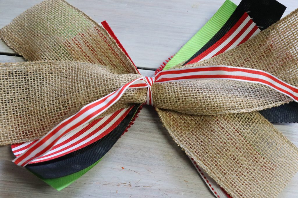 How To Make A Bow The Super Easy Way Re Fabbed