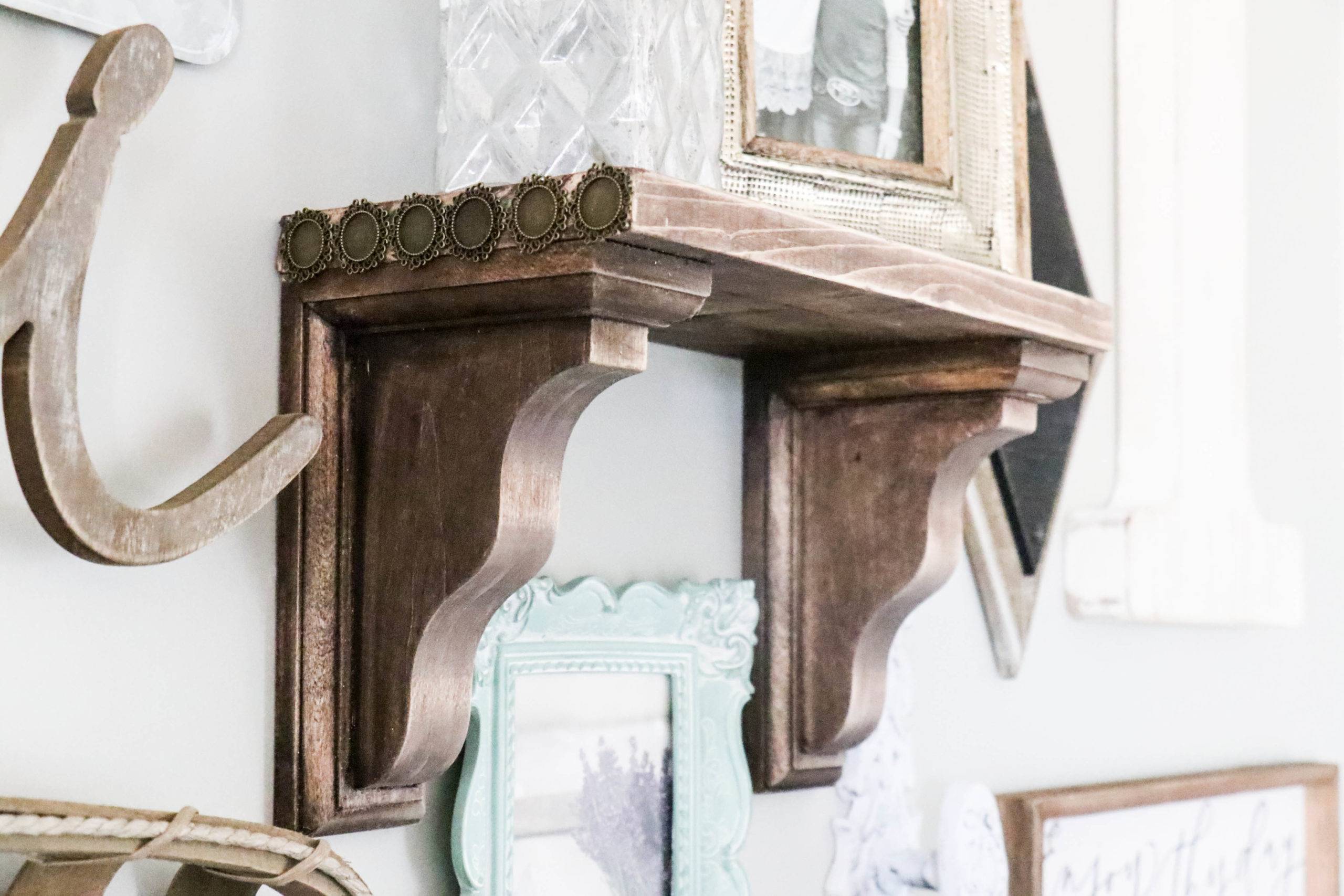 DIY Farmhouse Shelf - Re-Fabbed