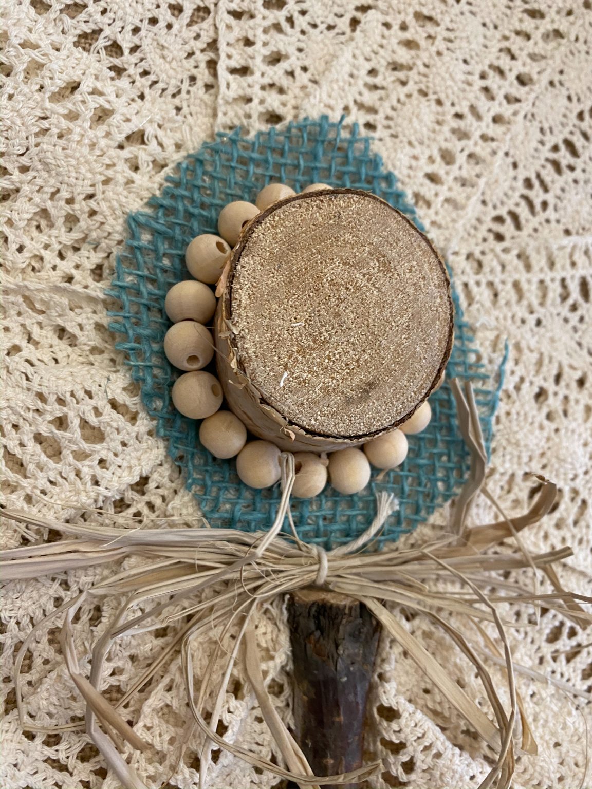 diy burlap ribbon flower on canvas - Re-Fabbed