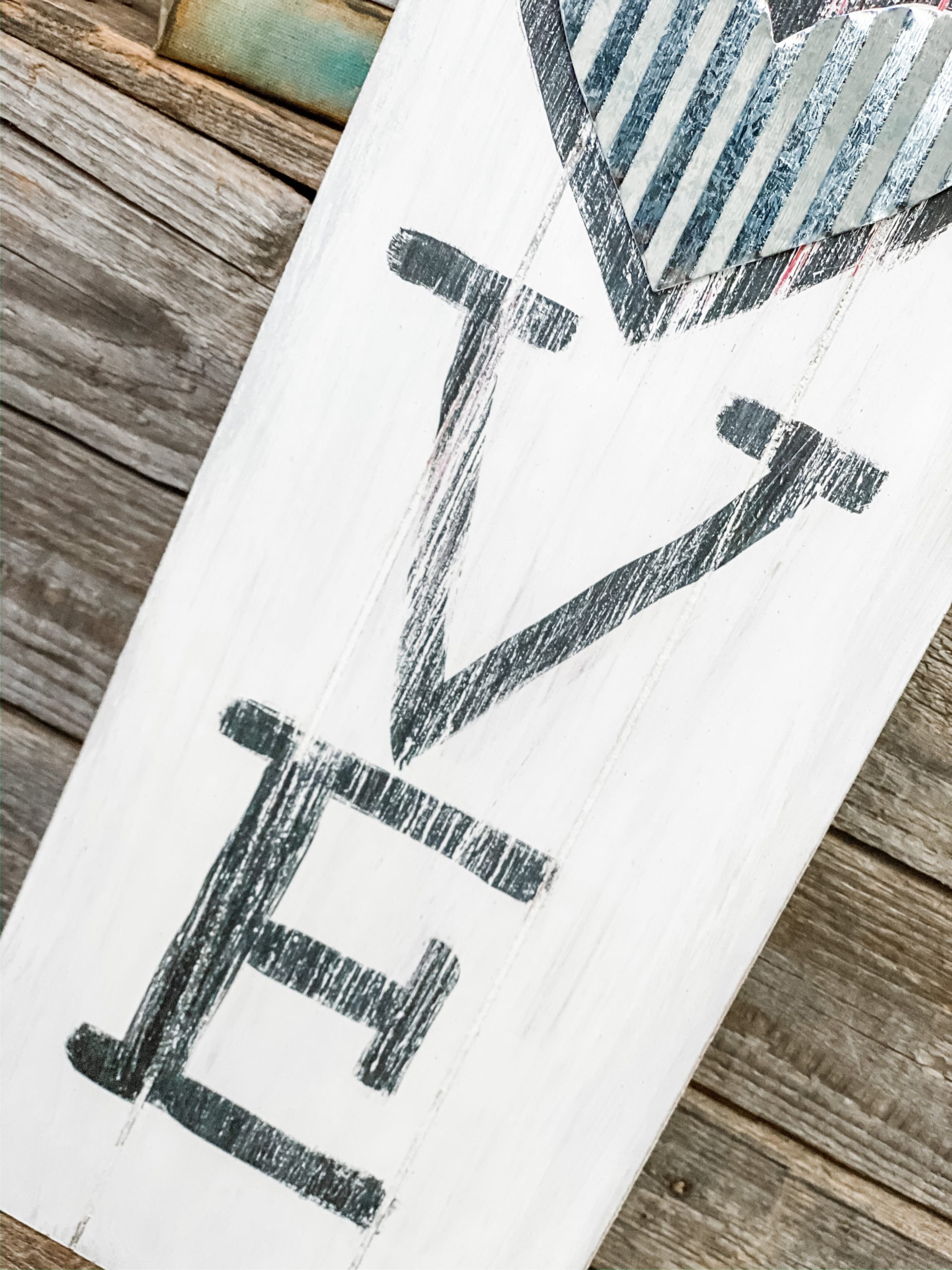 Dollar Tree Valentine Sign Makeover - Re-Fabbed