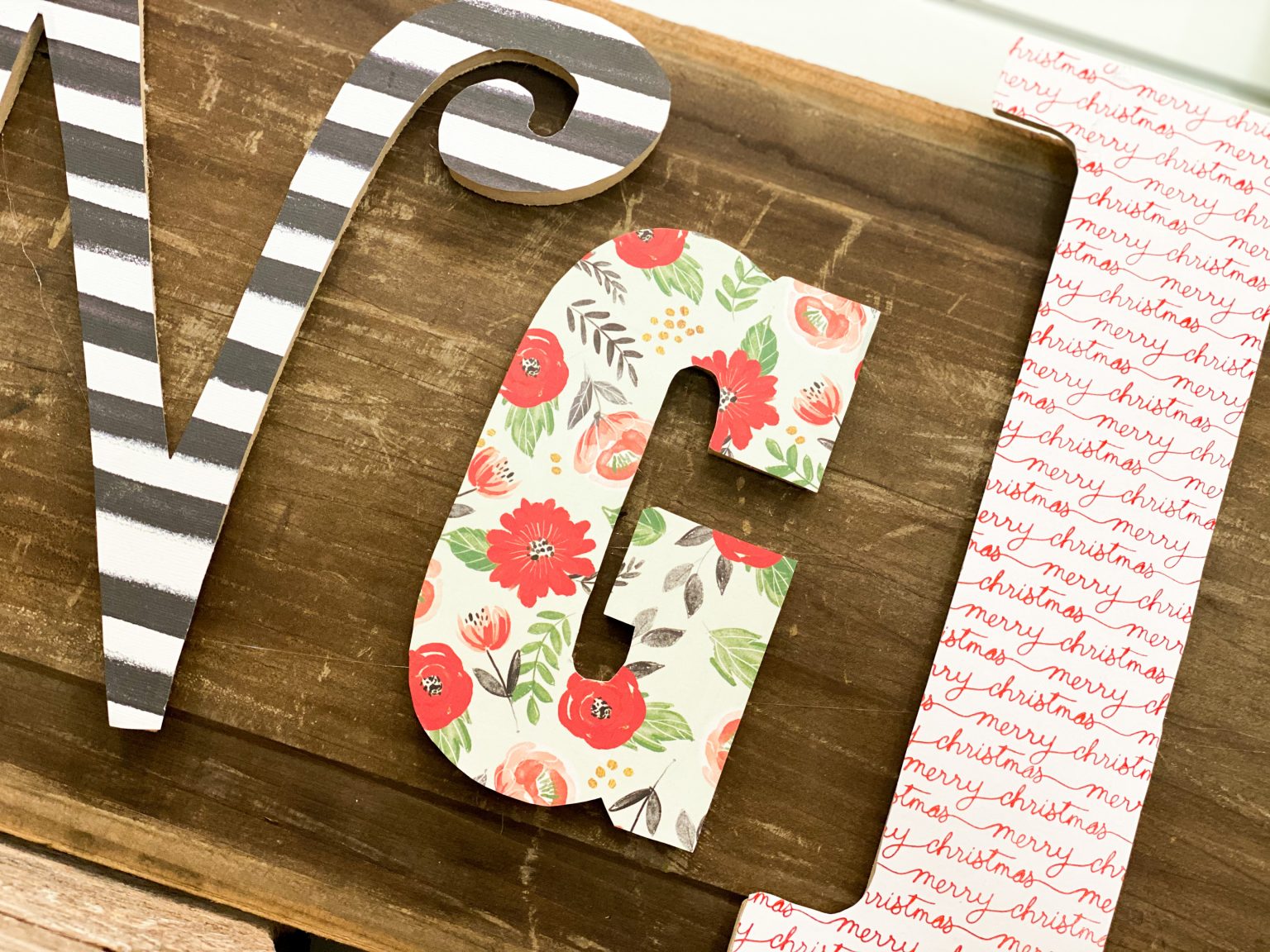 diy Christmas mod podge sign - Re-Fabbed