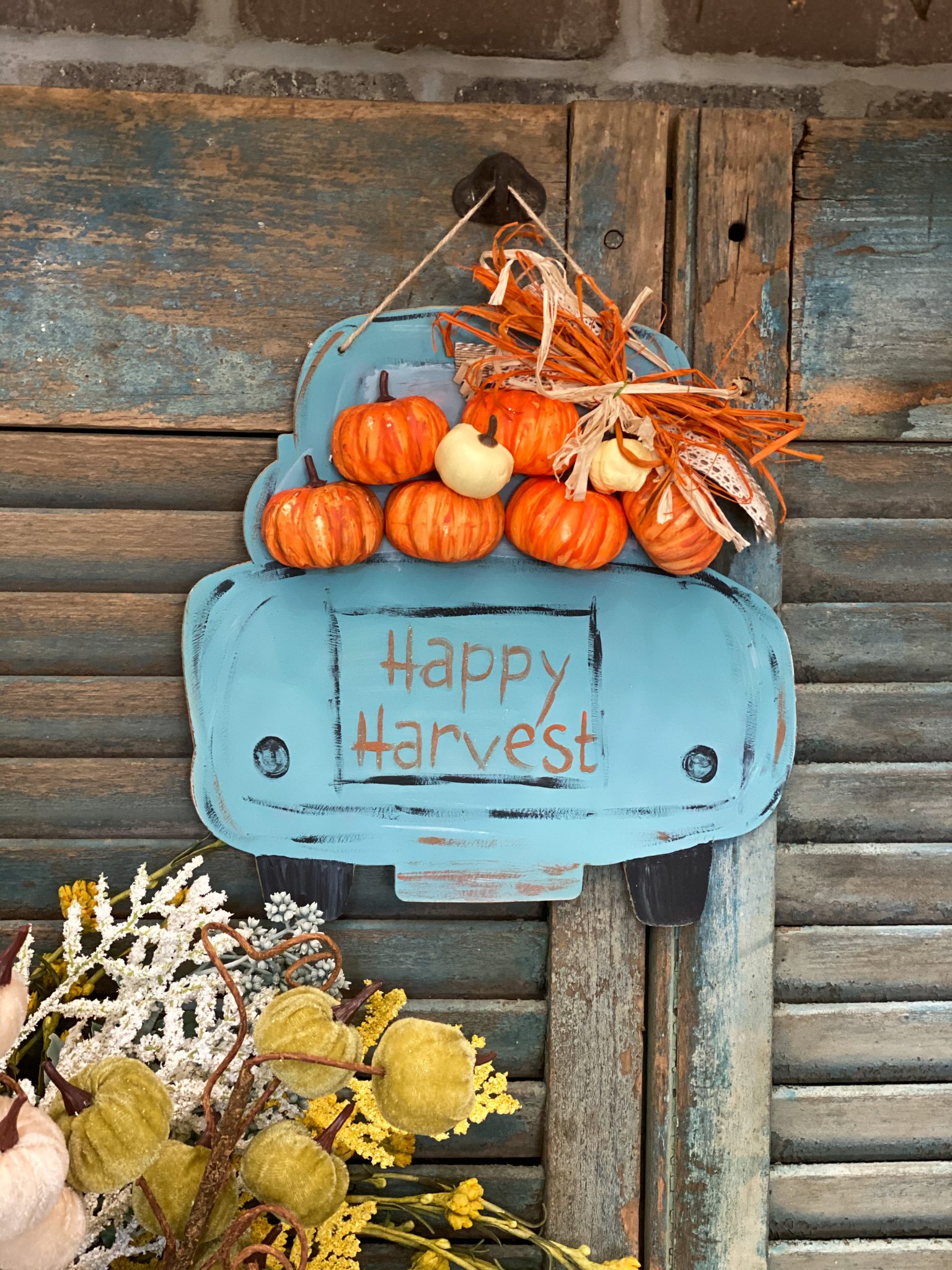 dollar tree fall truck sign makeover - Re-Fabbed