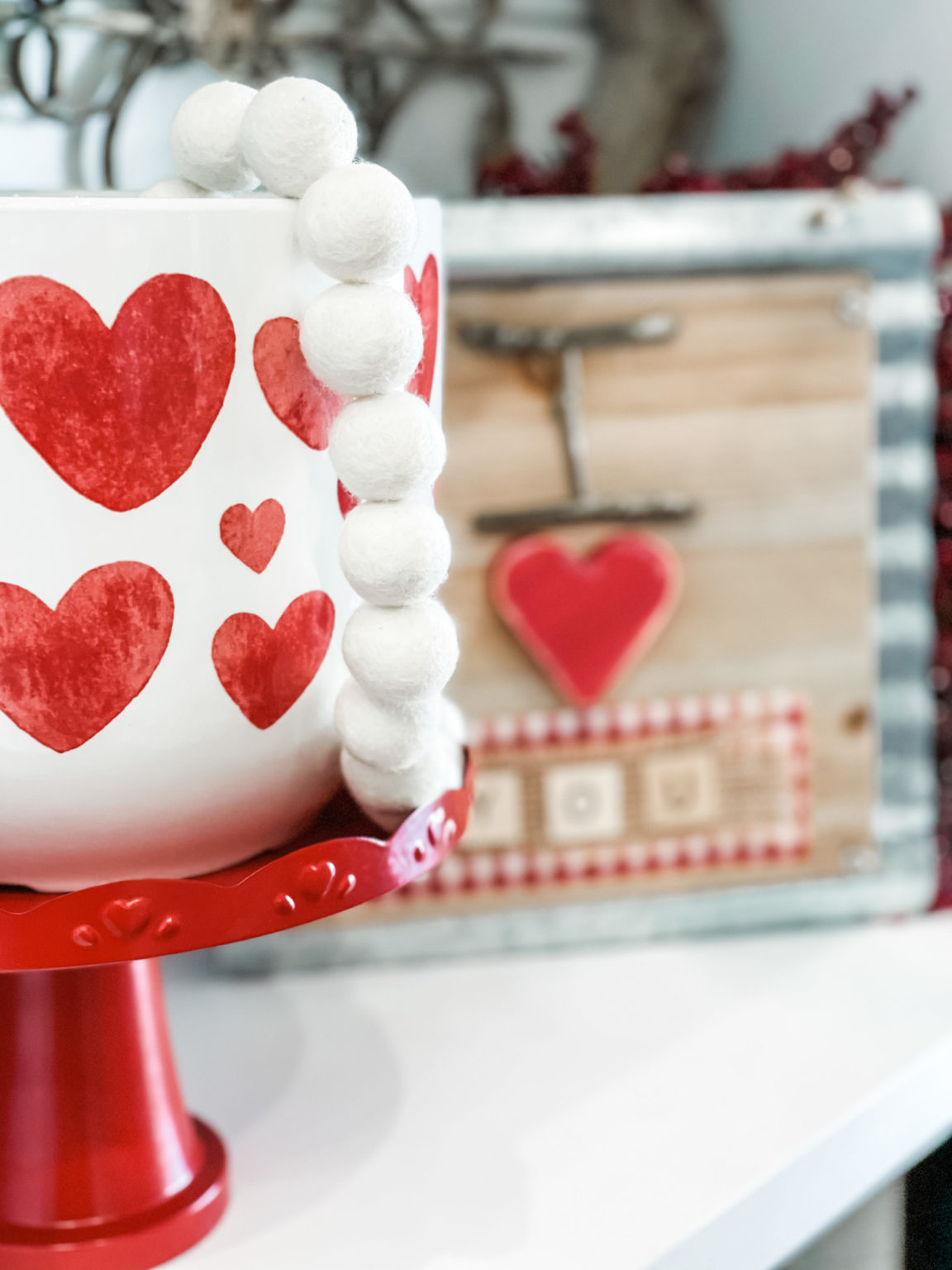 easy diy I love you Valentine sign - Re-Fabbed
