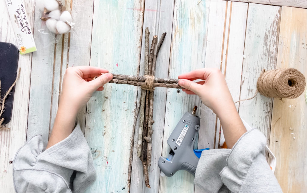 diy $2 cross made from sticks - Re-Fabbed