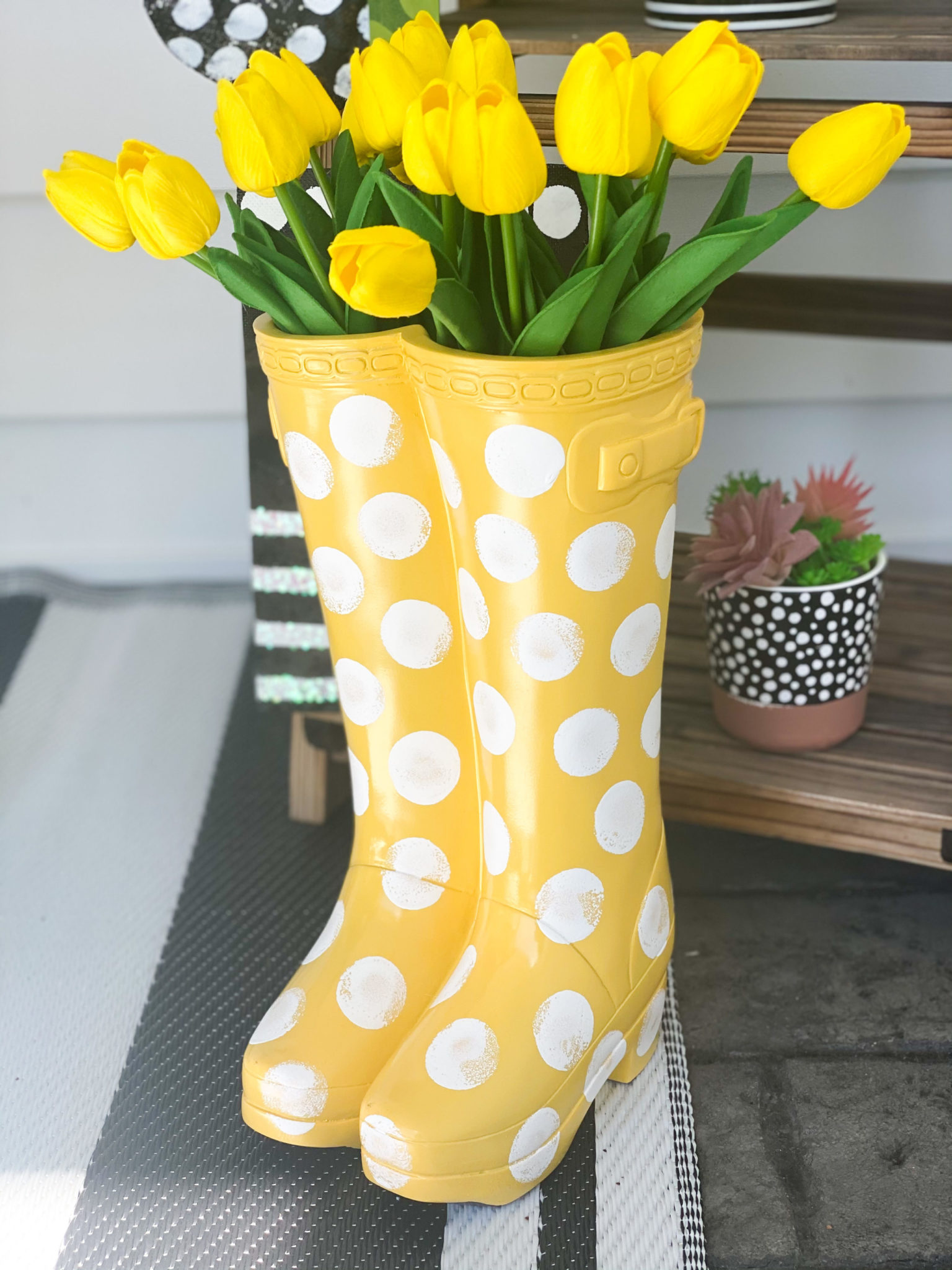 rubber boots planter makeover - Re-Fabbed