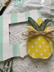 diy dollar tree Spring sign - Re-Fabbed