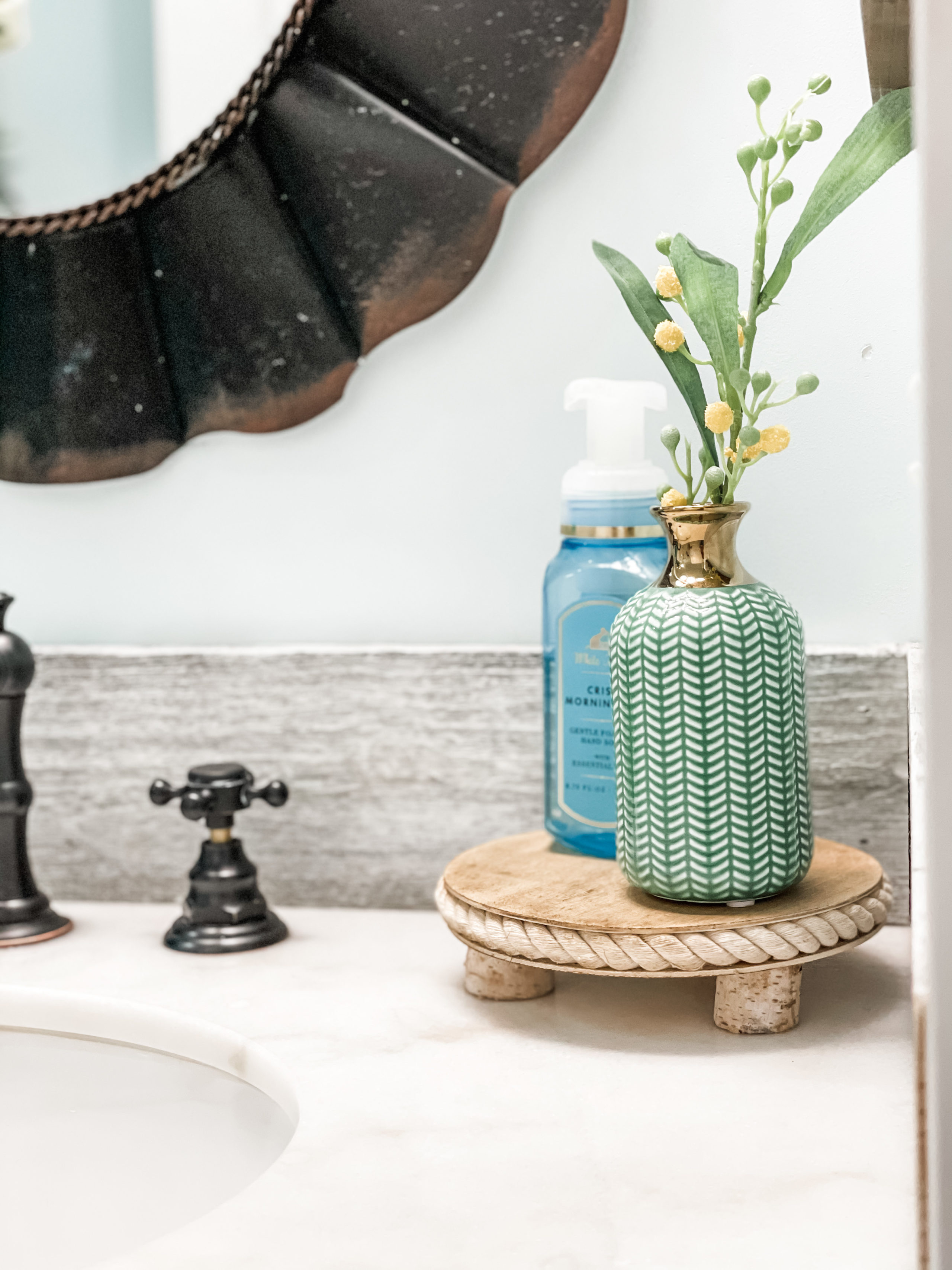 diy $5 wooden riser - Re-Fabbed