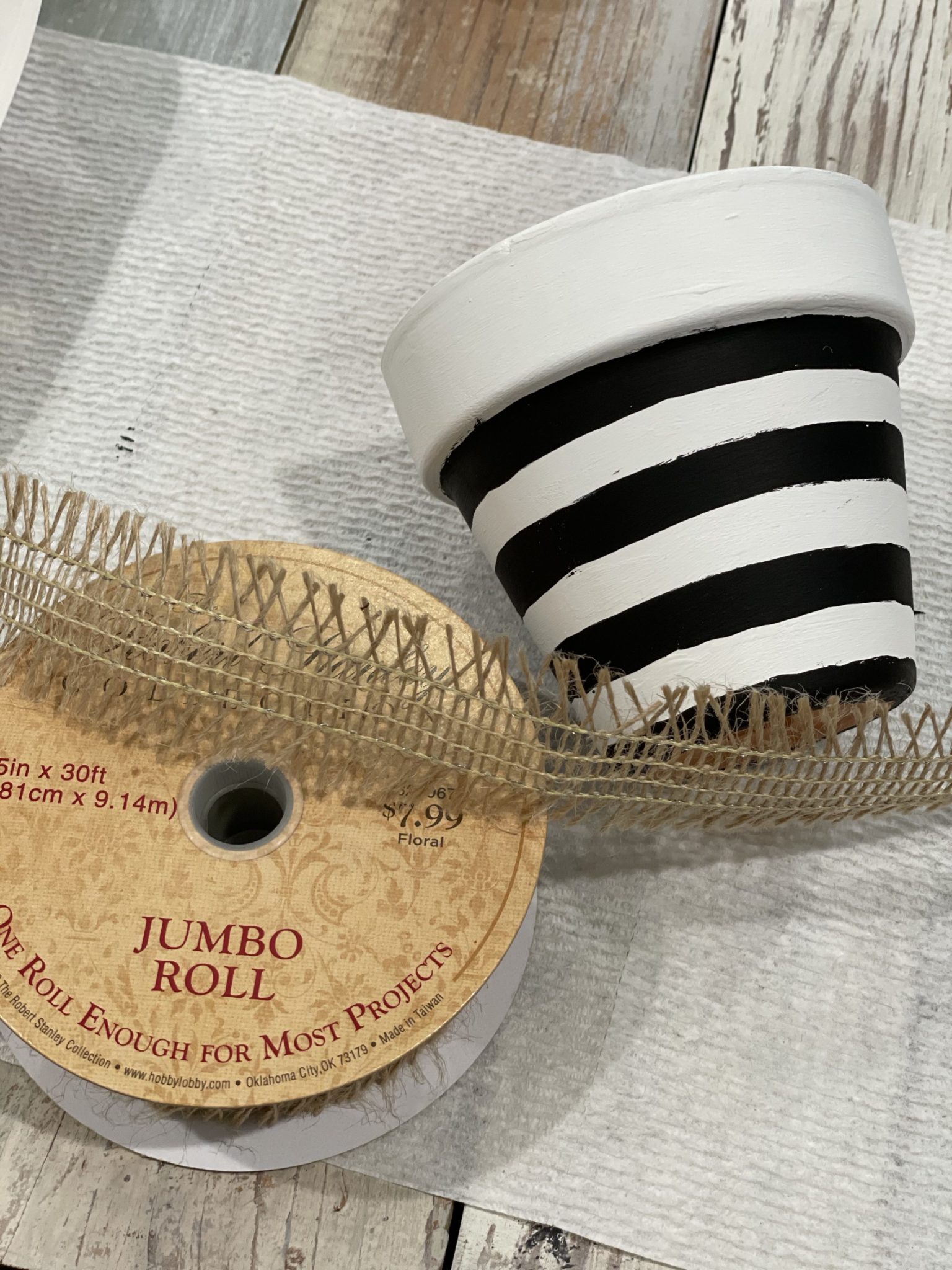 Dollar Tree terracotta pot makeover - Re-Fabbed