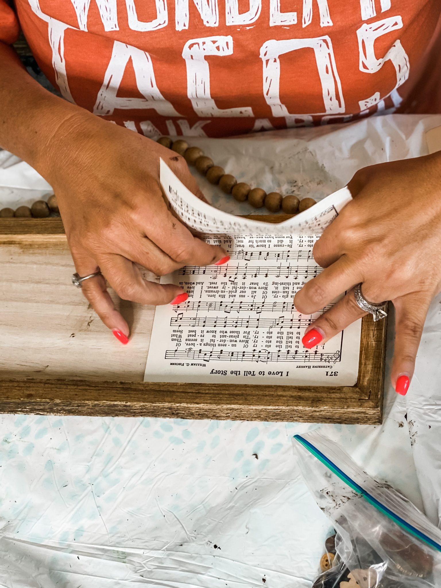 diy wooden bead sign - Re-Fabbed