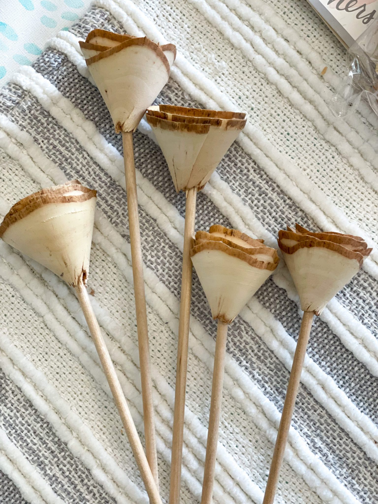 diy wooden rose bouquet - Re-Fabbed