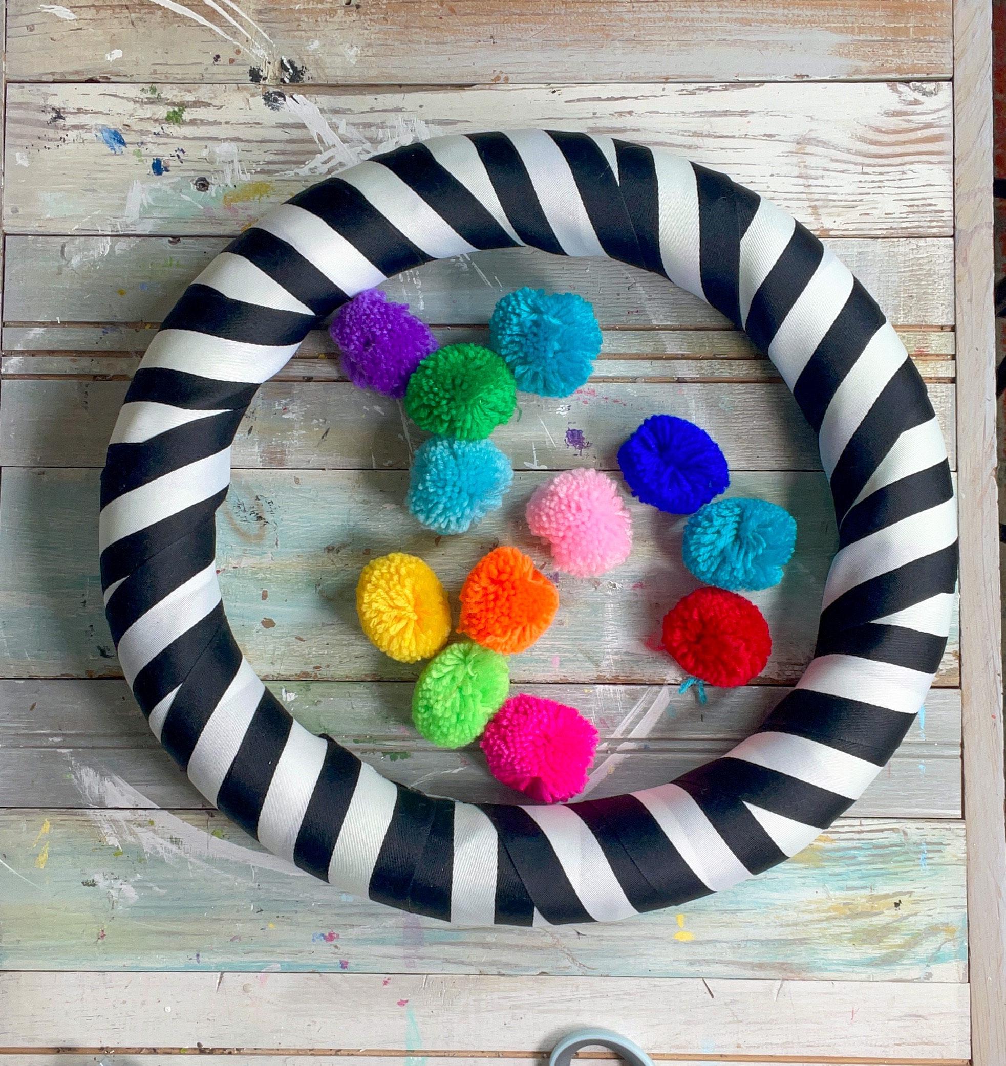 dollar tree pool noodle wreath - Re-Fabbed