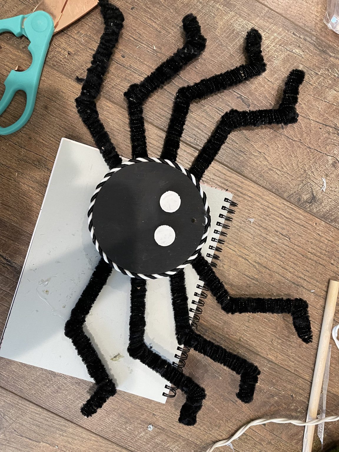 diy-whimsy-spider-decor-halloween-12 - Re-Fabbed