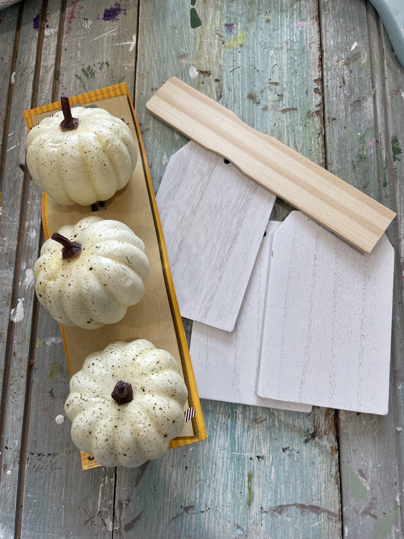 diy gift tag Fall sign - Re-Fabbed