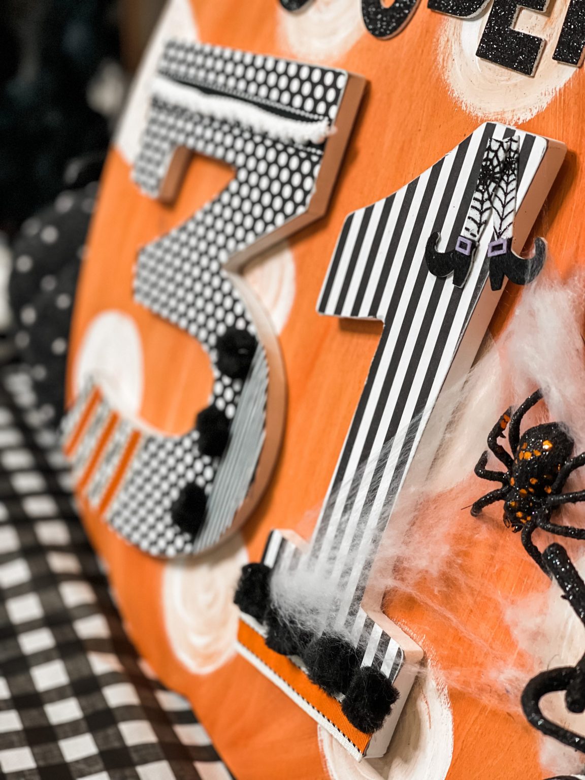 diy October 31 sign - Re-Fabbed