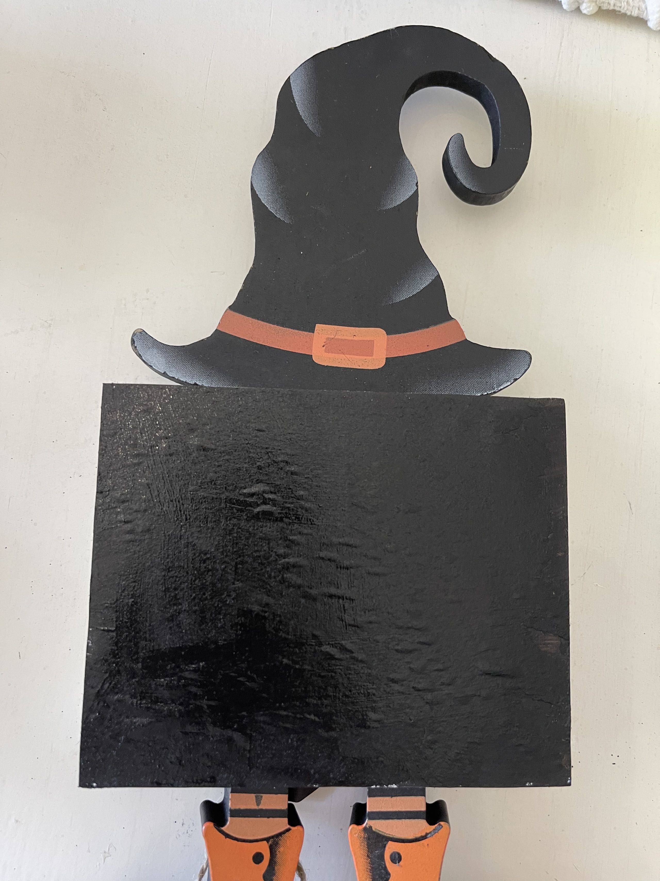 diy-hocus-pocus-witch-sign-2 - Re-Fabbed