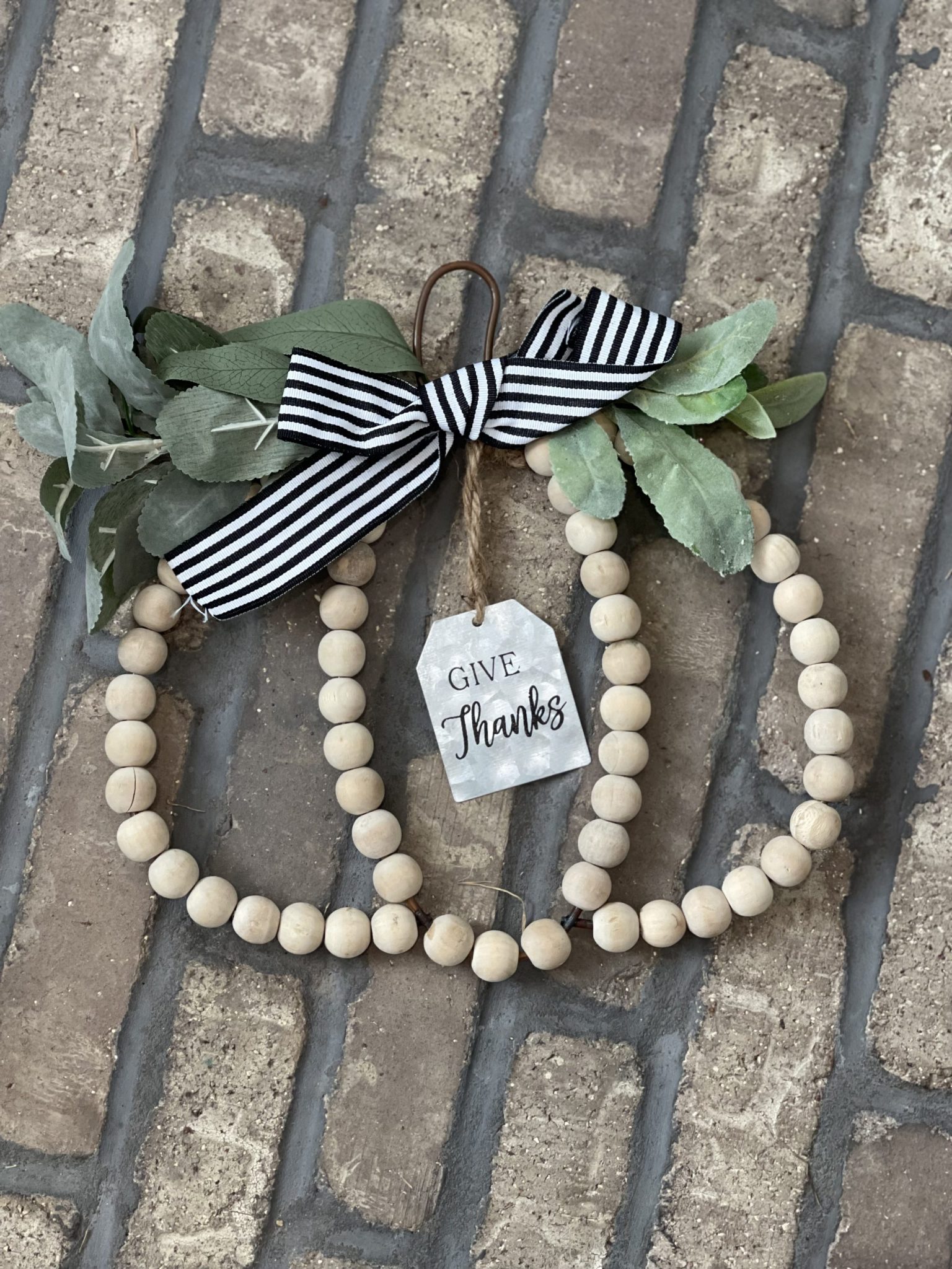 dollar store fall beaded pumpkin sign - Re-Fabbed