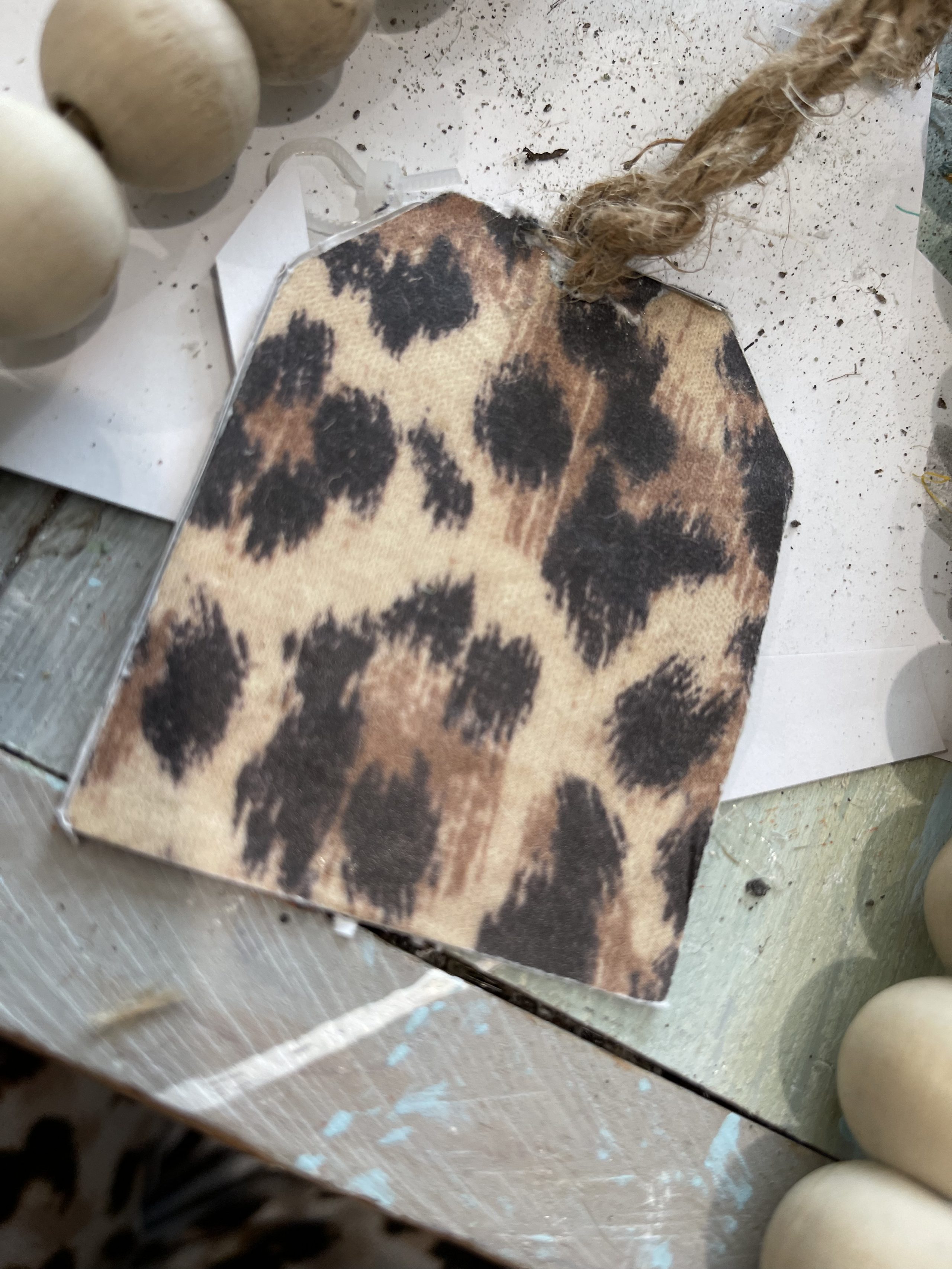 dollar store fall beaded pumpkin sign - Re-Fabbed