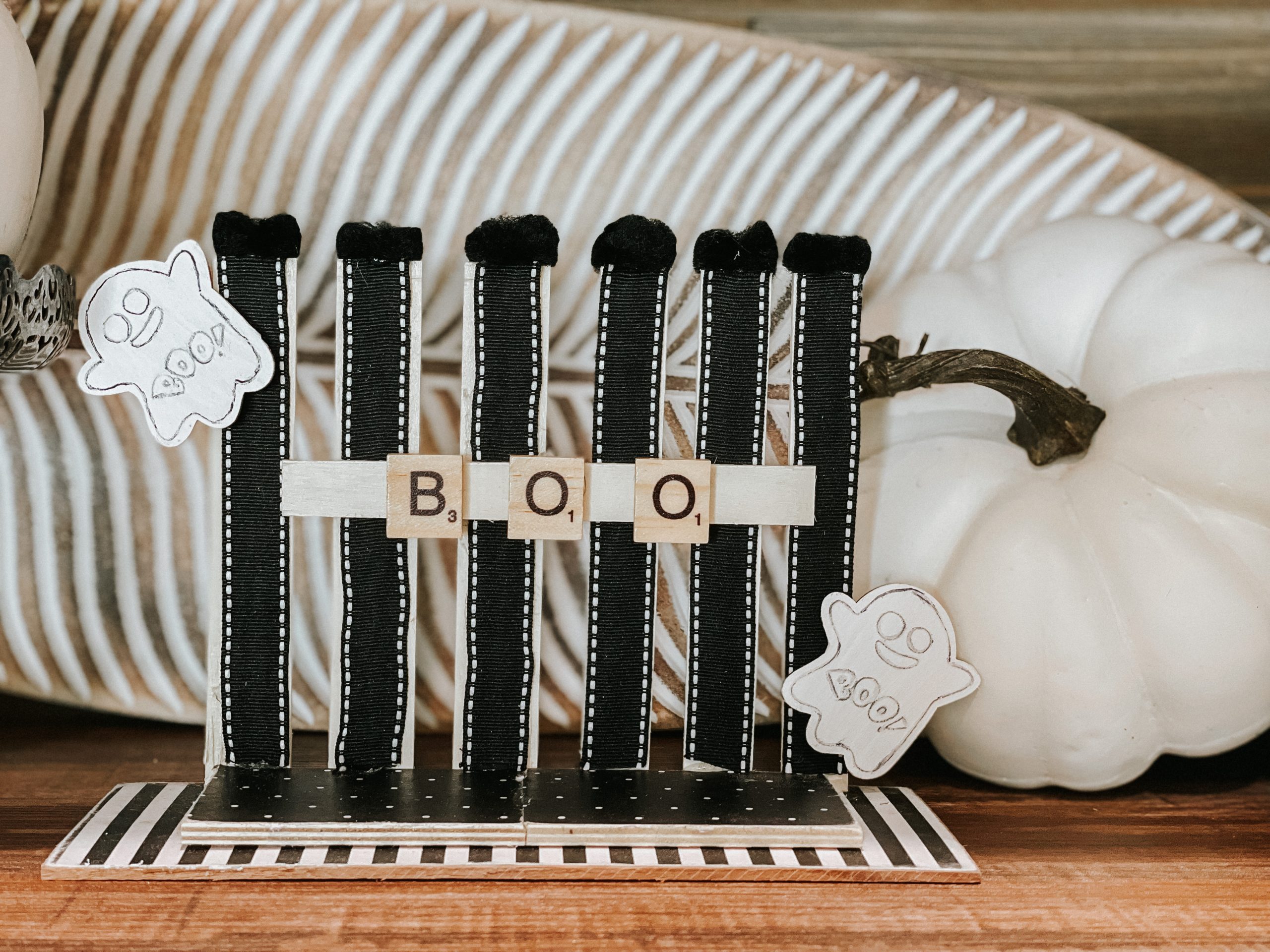 DIY Dollar Tree BOO decor - Re-Fabbed