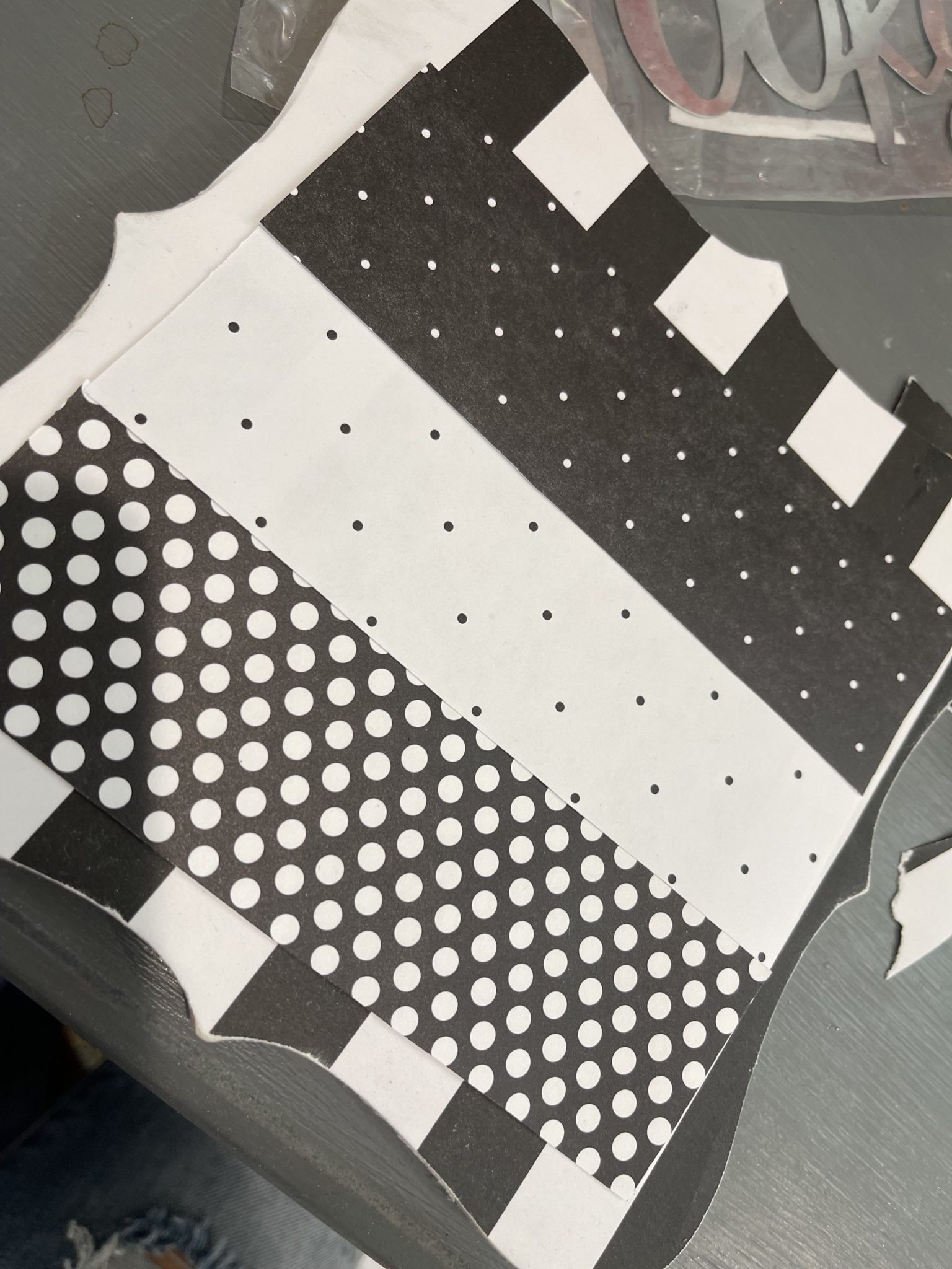 DIY Dollar Tree Halloween Picture Frame - Re-Fabbed