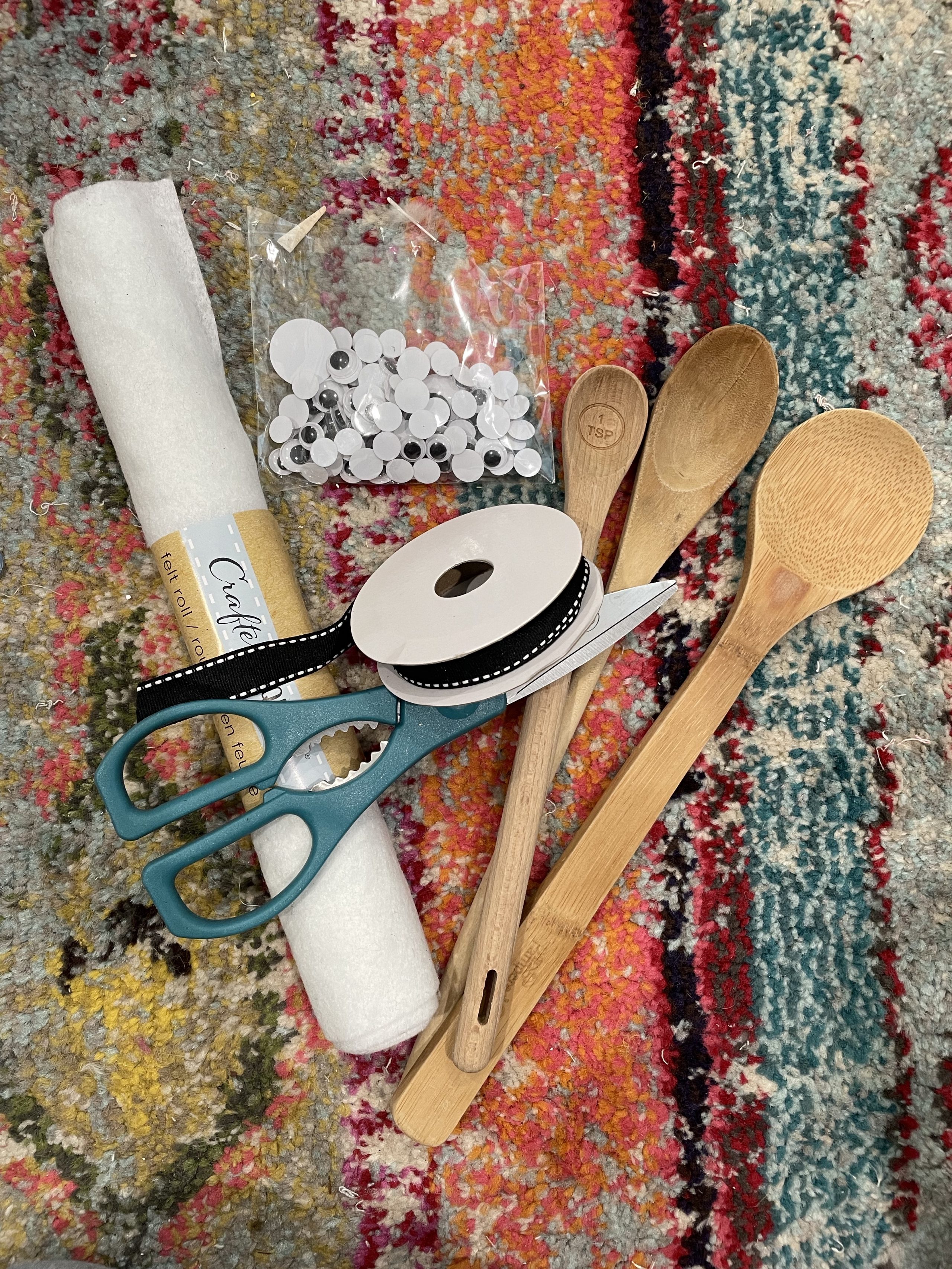 Easy DIY Ghost Craft for Halloween - Re-Fabbed