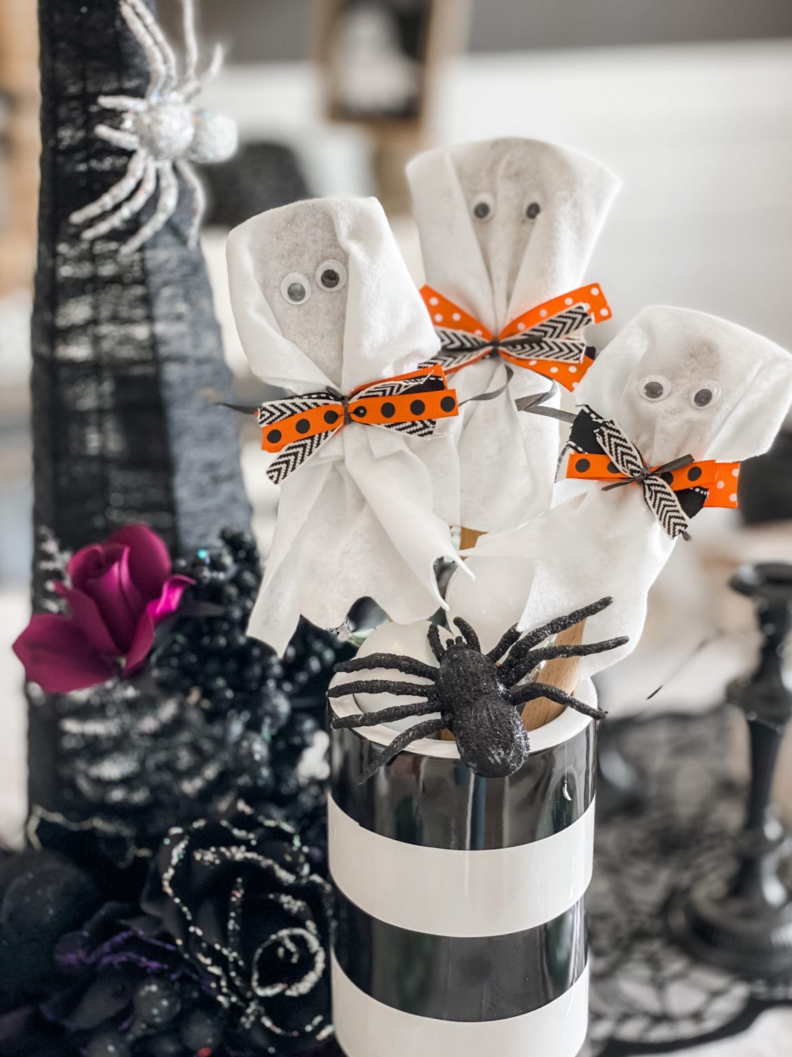 Easy DIY Ghost Craft for Halloween - Re-Fabbed
