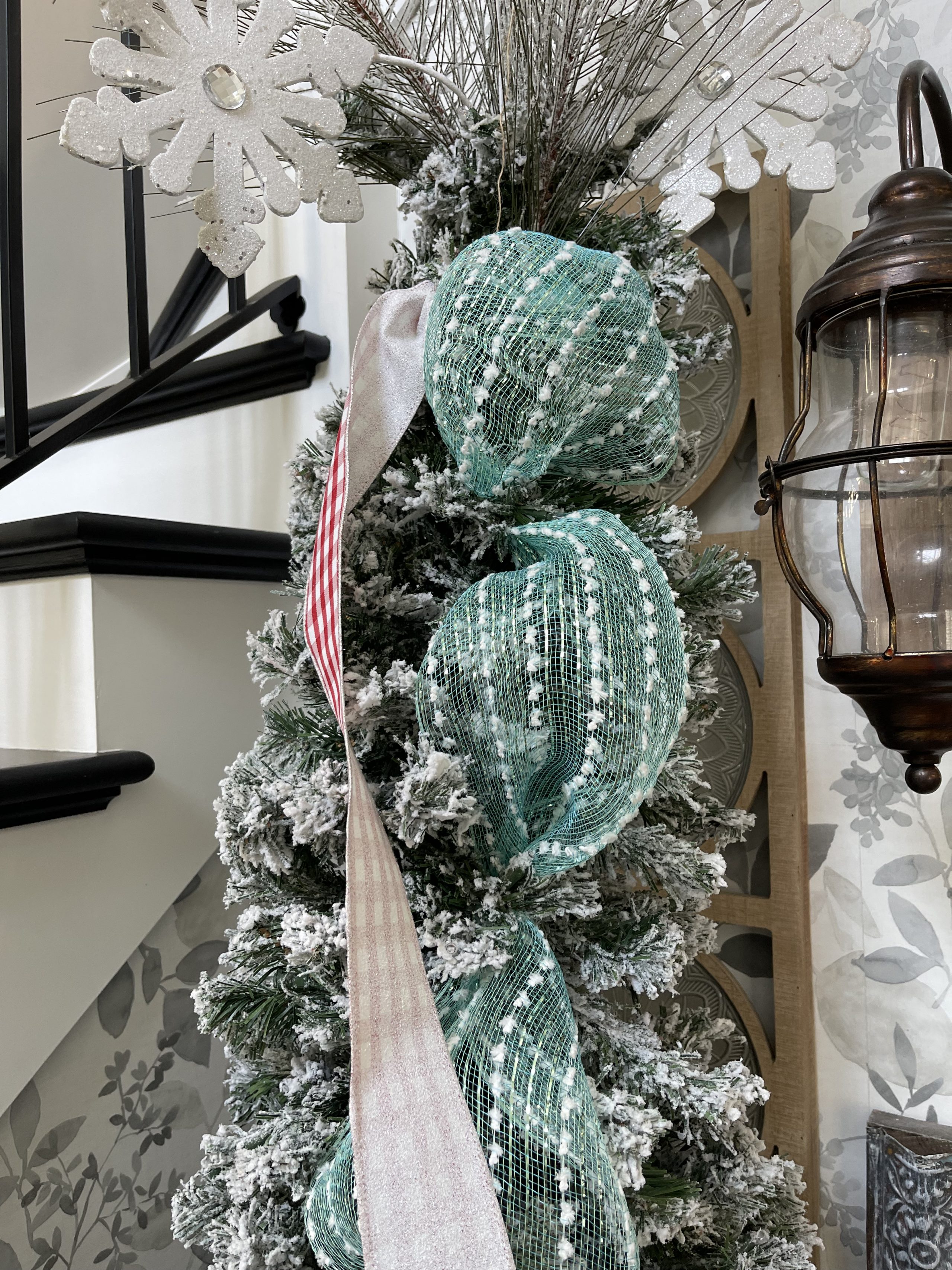 how to add ribbon to a Christmas tree - Re-Fabbed