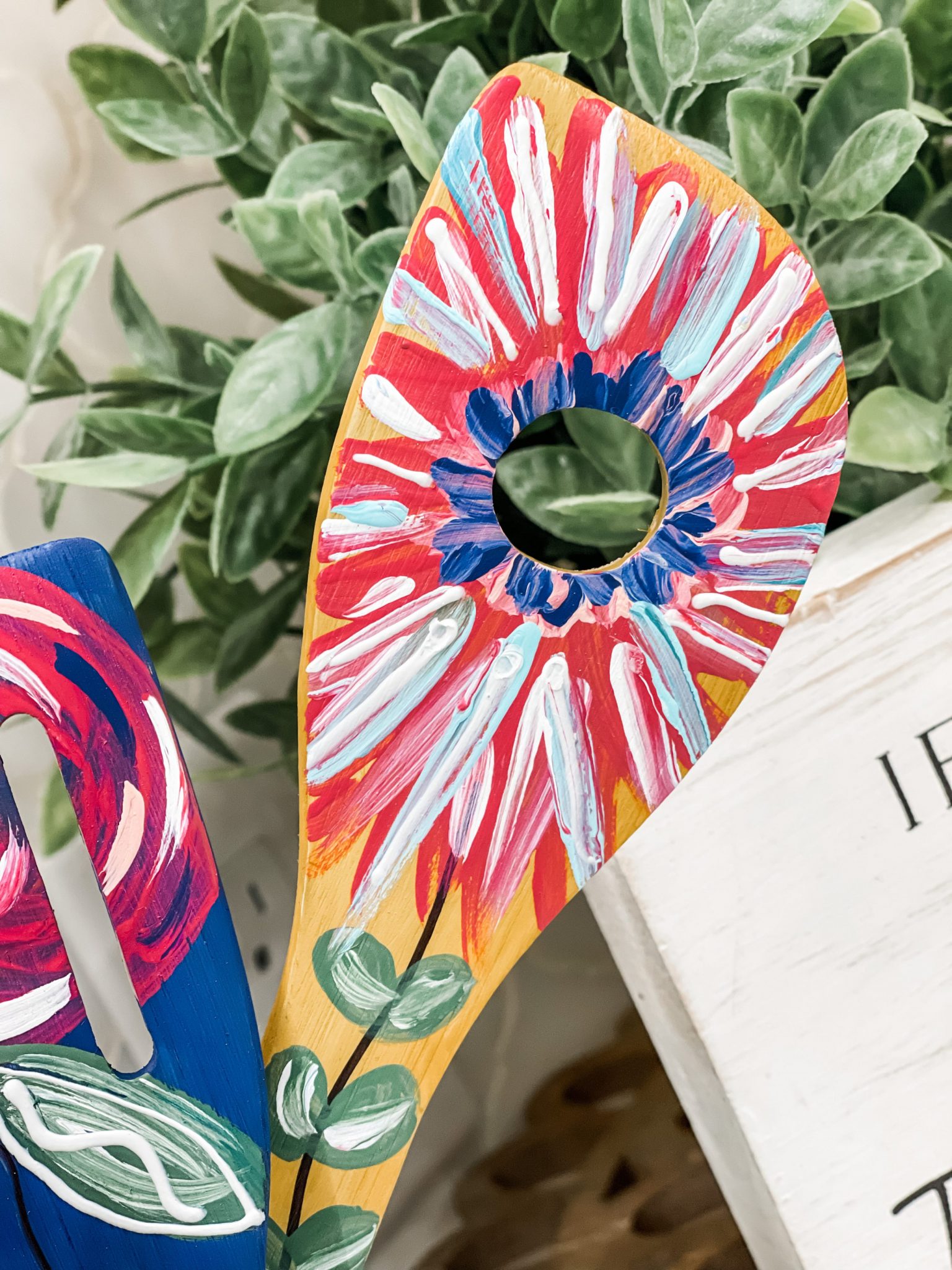 diy painted wooden spoons - Re-Fabbed