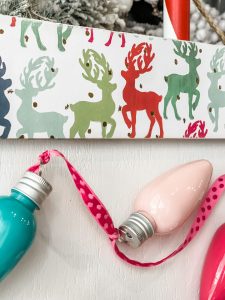 diy tangled christmas lights sign - Re-Fabbed