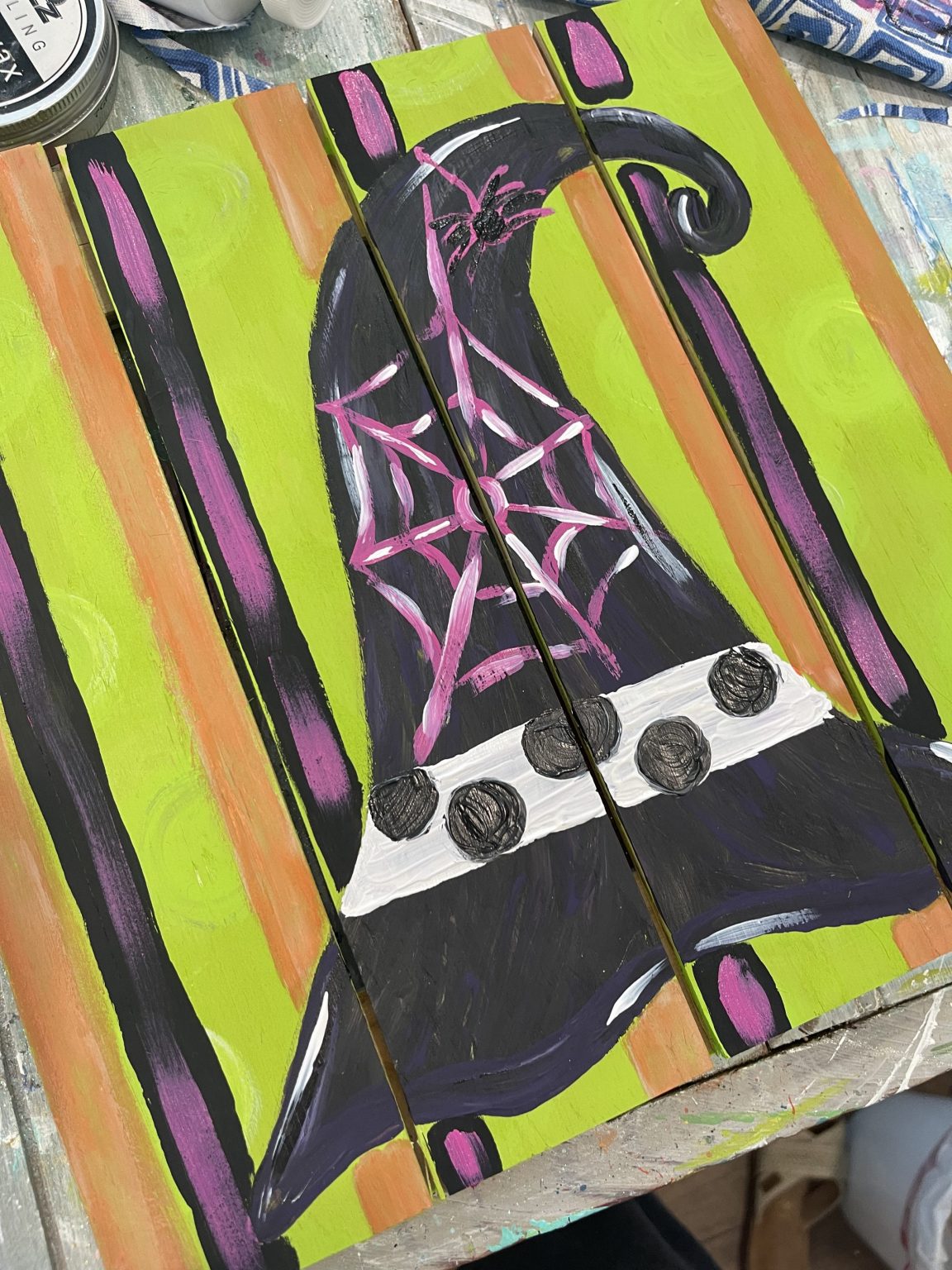 how to paint a witches hat - Re-Fabbed