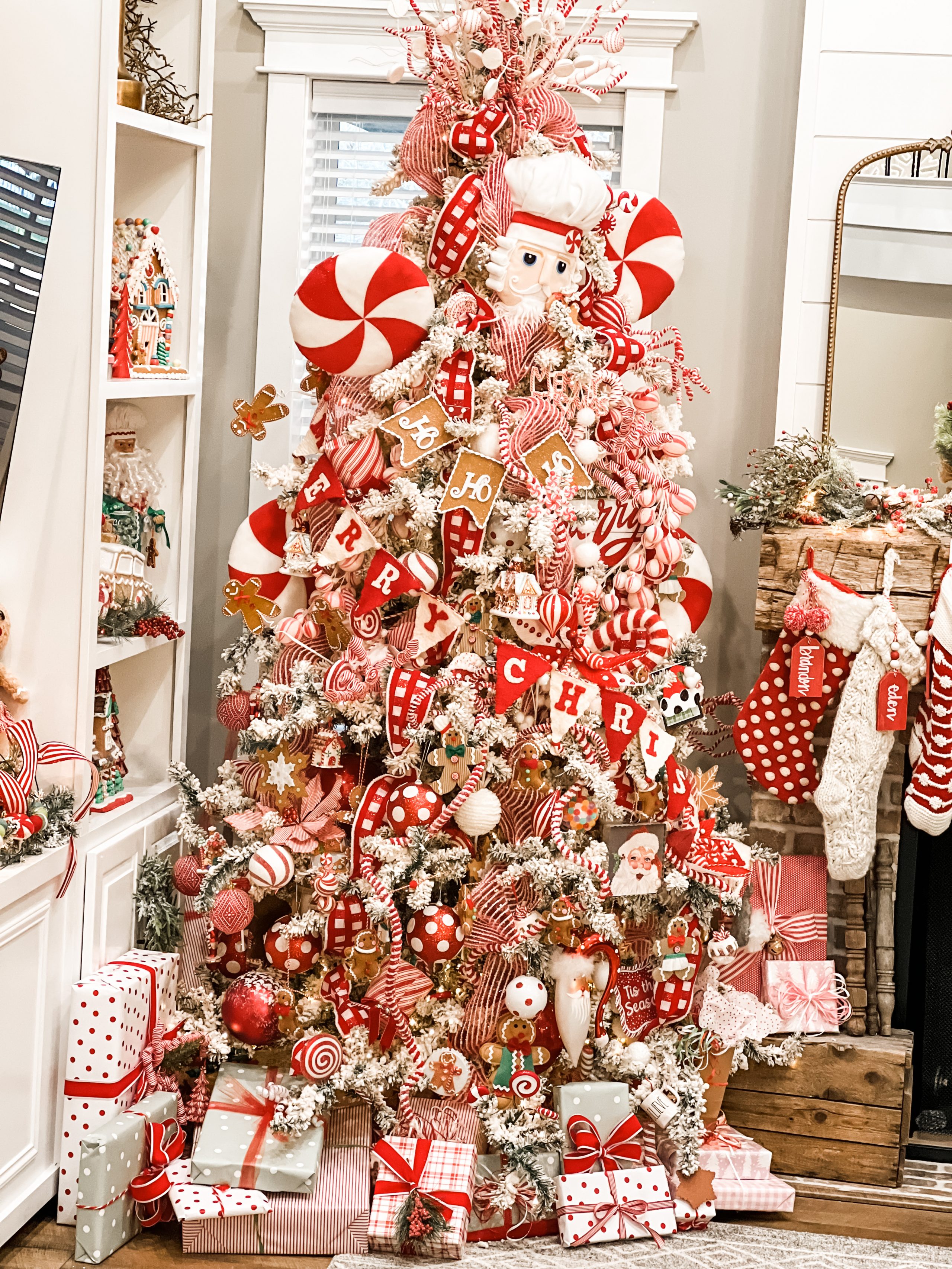 Red And White Christmas Tree With Gingerbread Re Fabbed