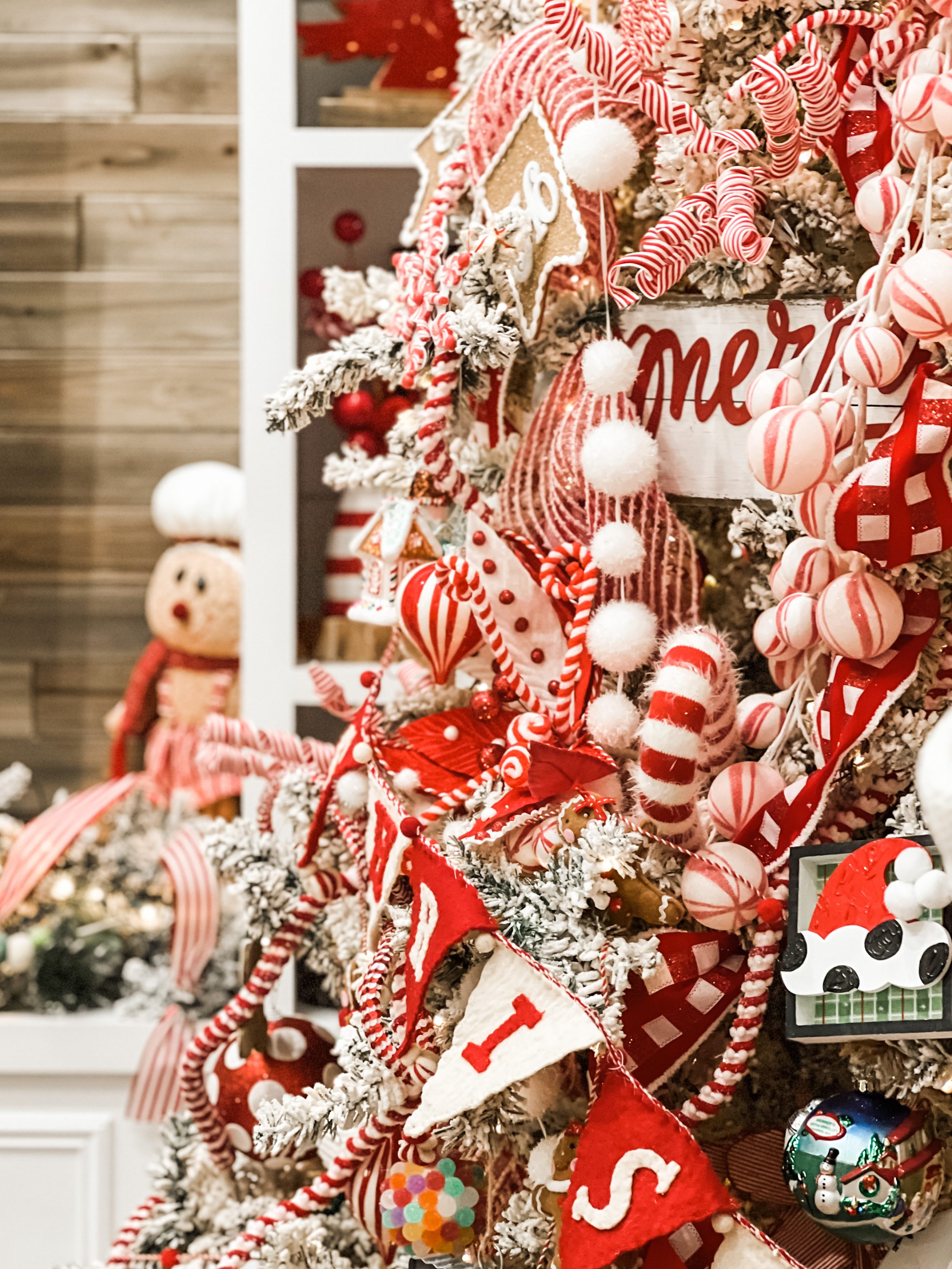 red and white christmas tree with gingerbread - Re-Fabbed