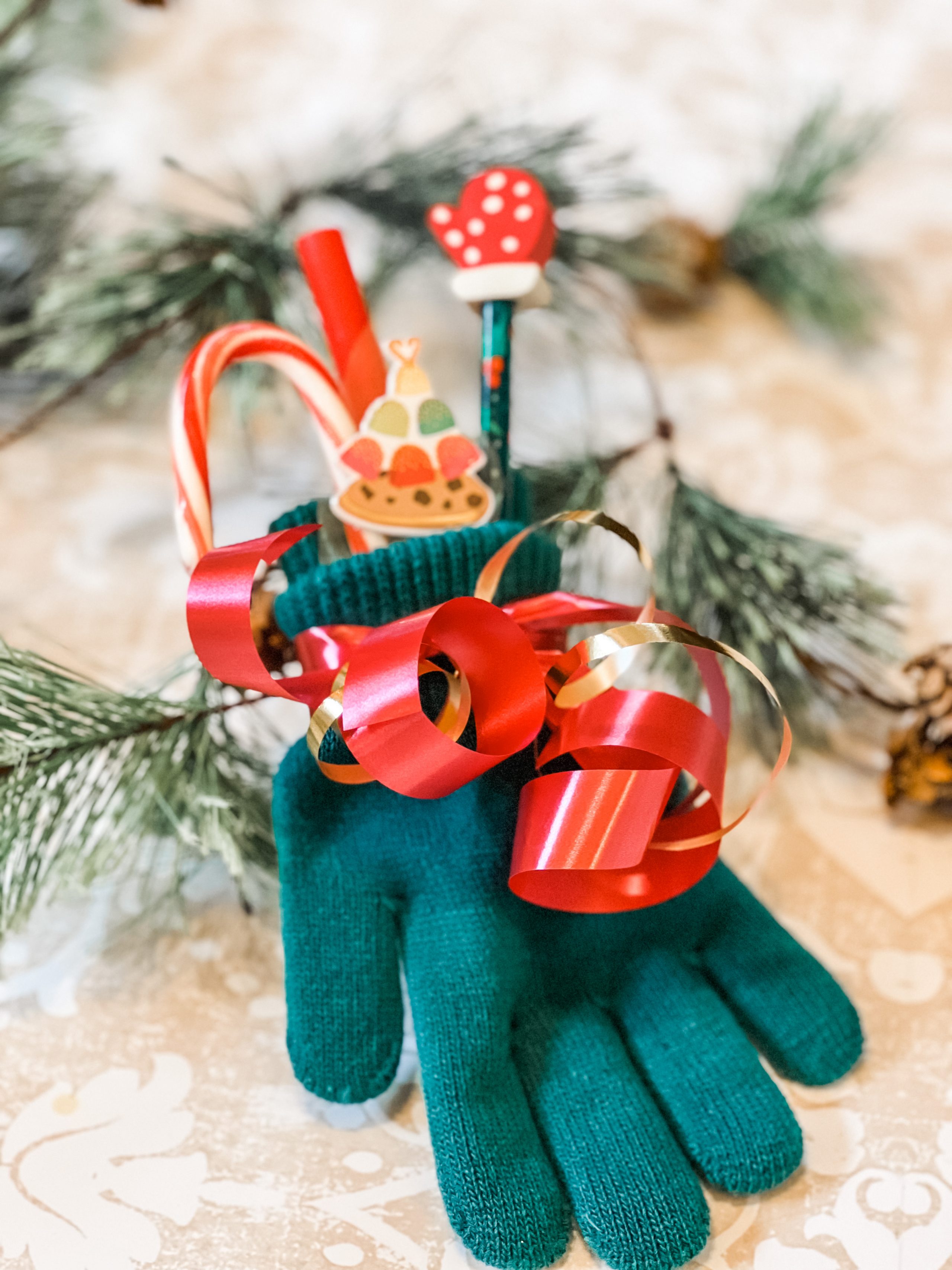 glove gift idea for christmas - Re-Fabbed