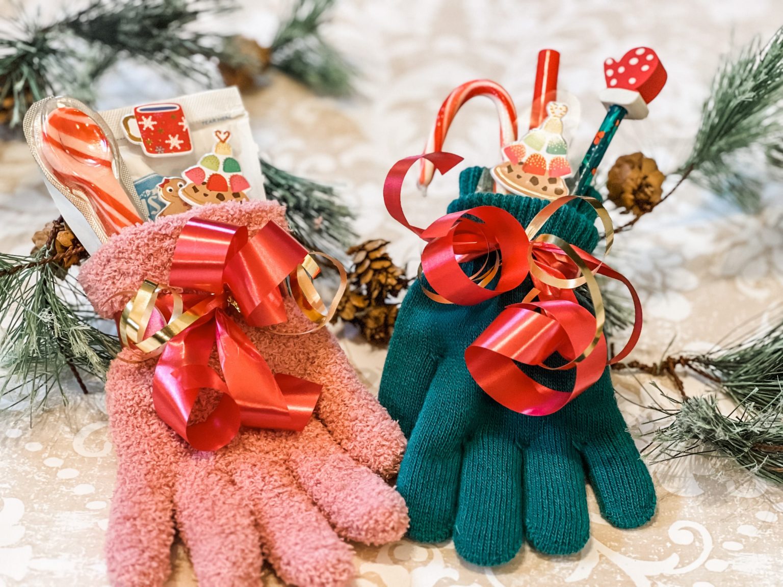 glove gift idea for christmas - Re-Fabbed