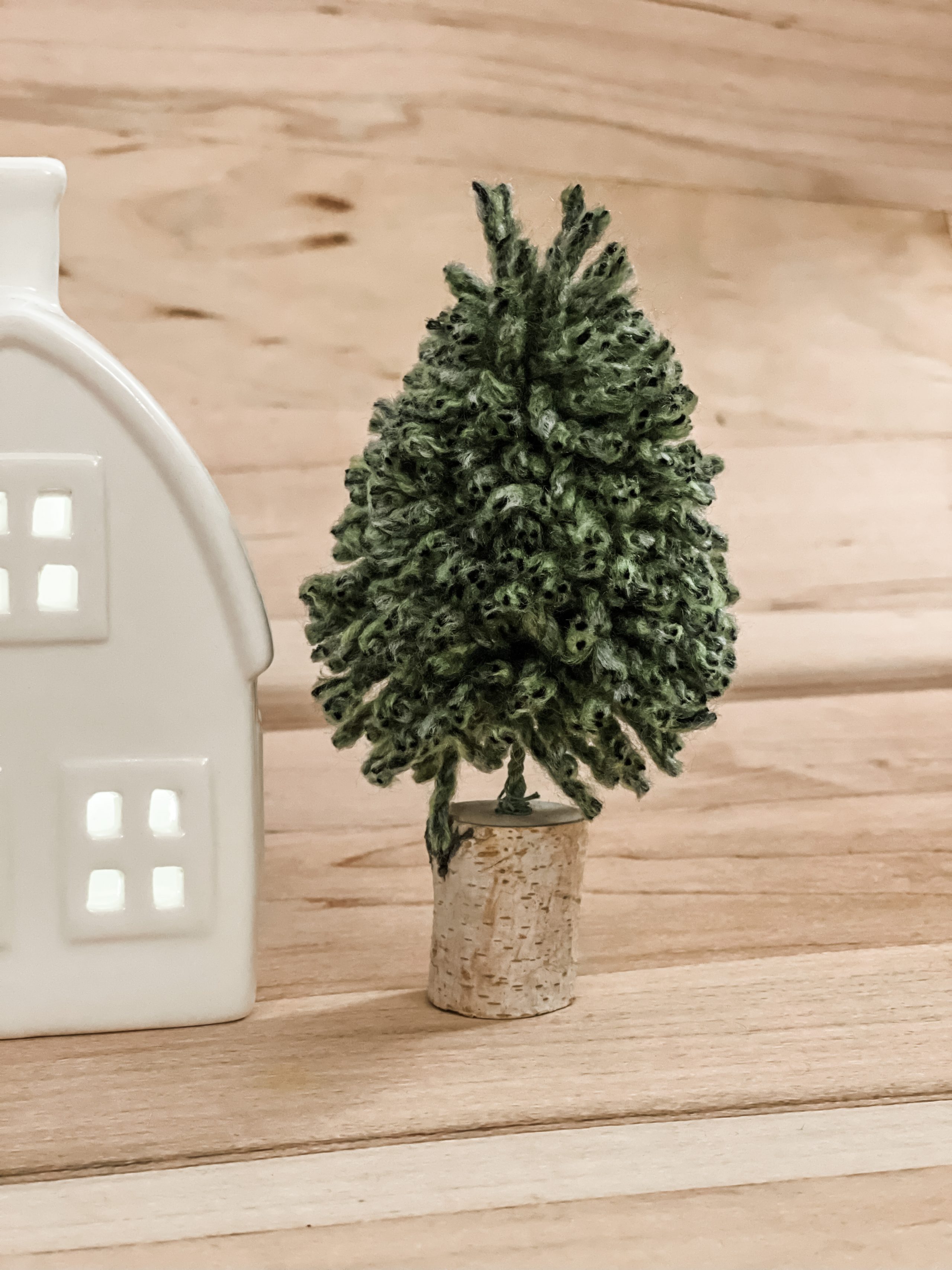 diy yarn christmas trees - Re-Fabbed