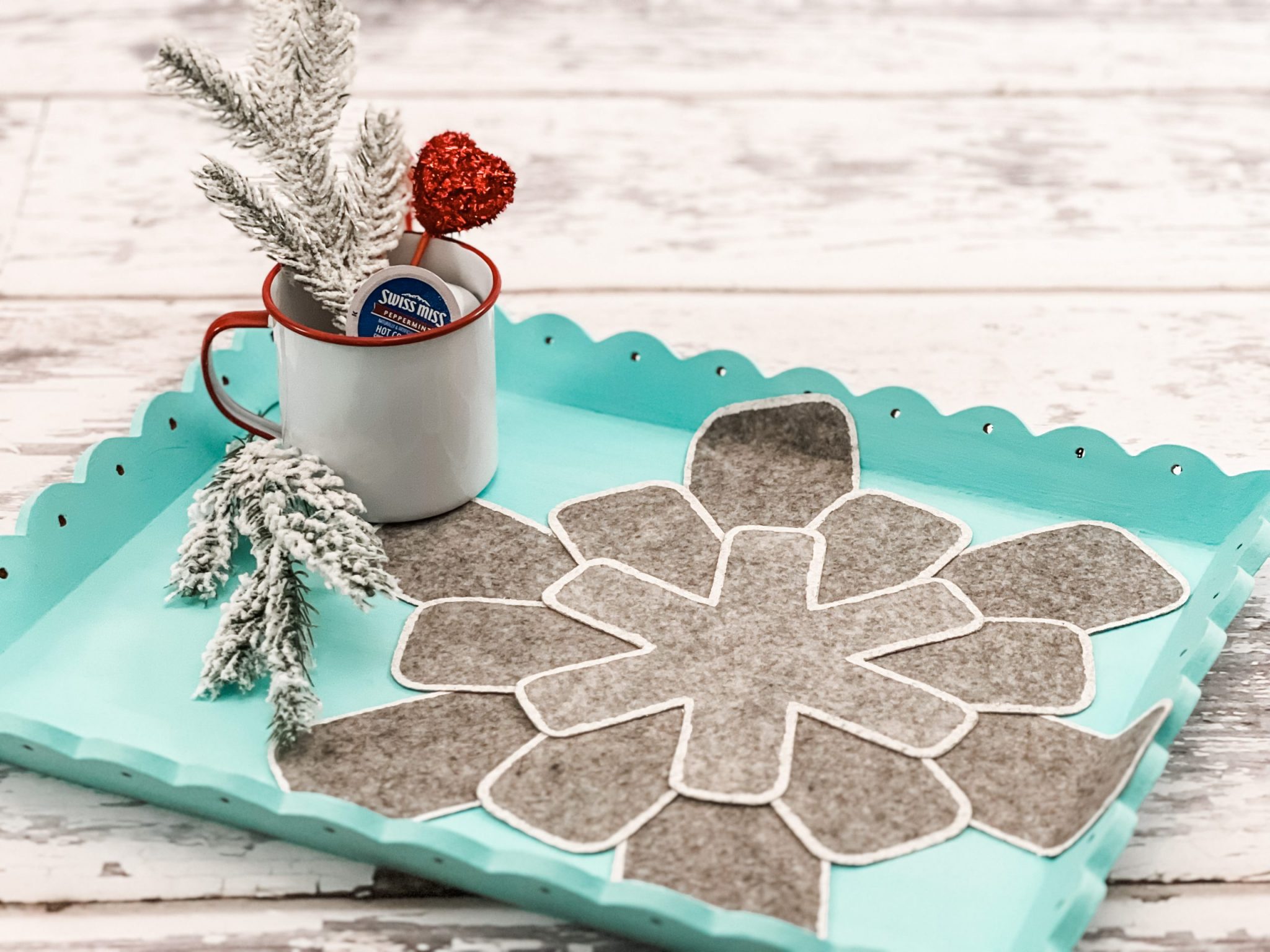 diy snowflake tray with pan protectors - Re-Fabbed