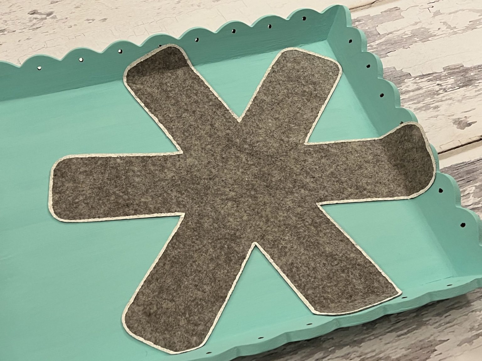 diy snowflake tray with pan protectors - Re-Fabbed