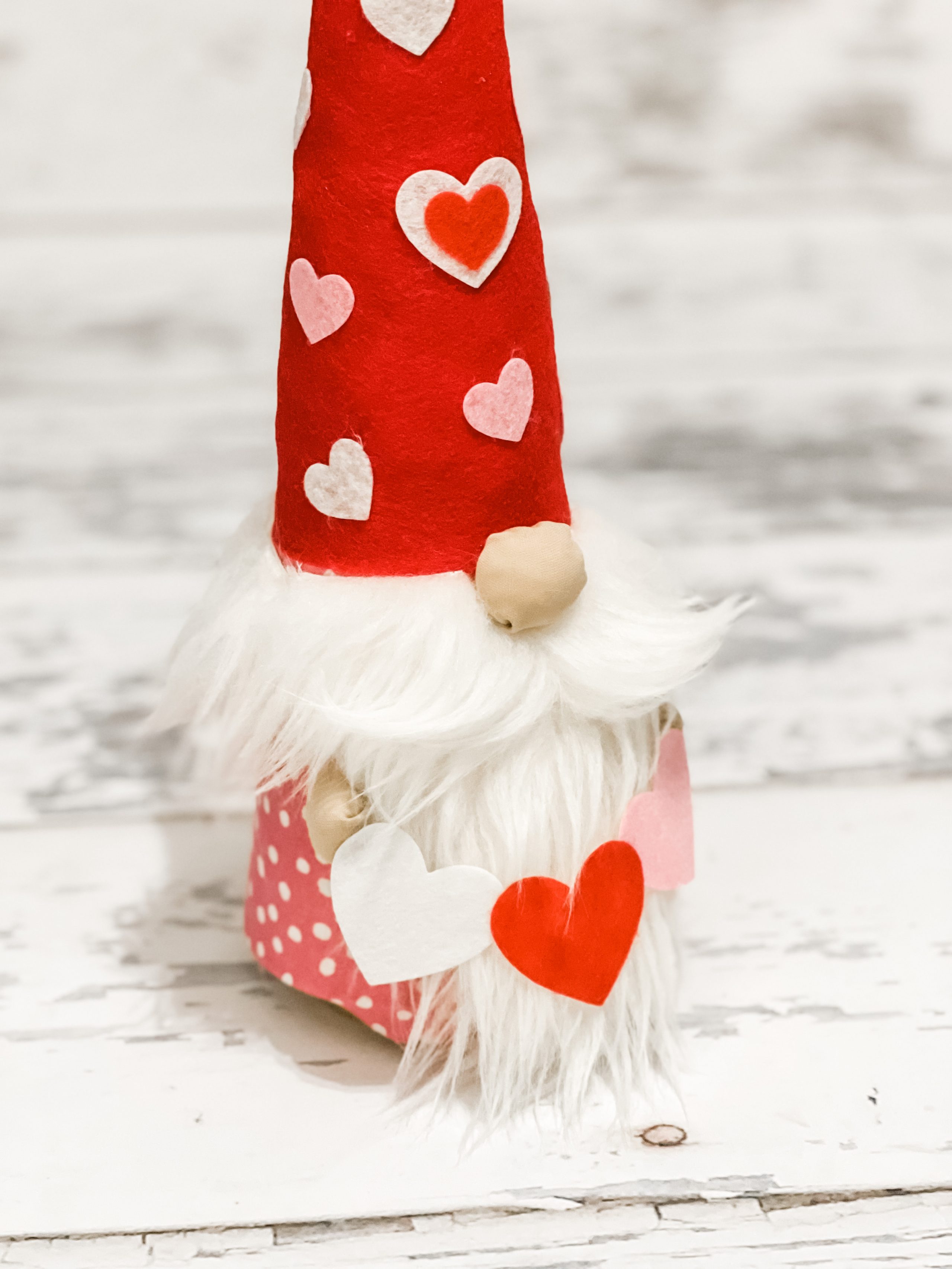 diy valentine gnome - Re-Fabbed