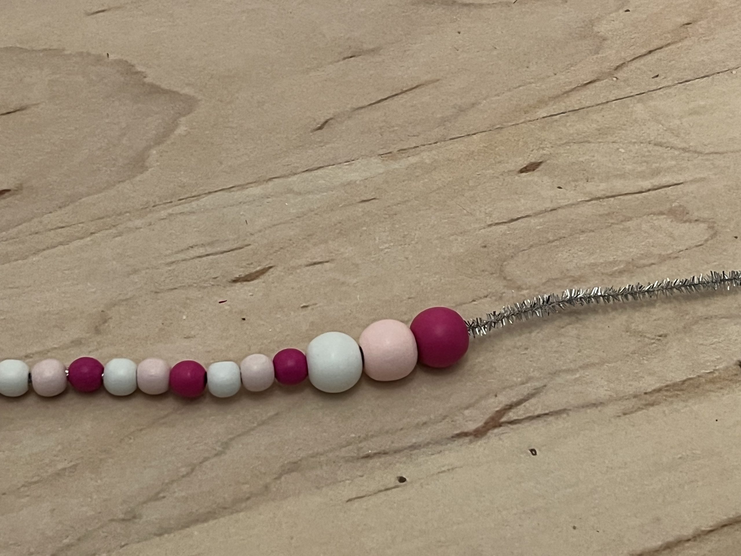 diy wood bead heart sign - Re-Fabbed