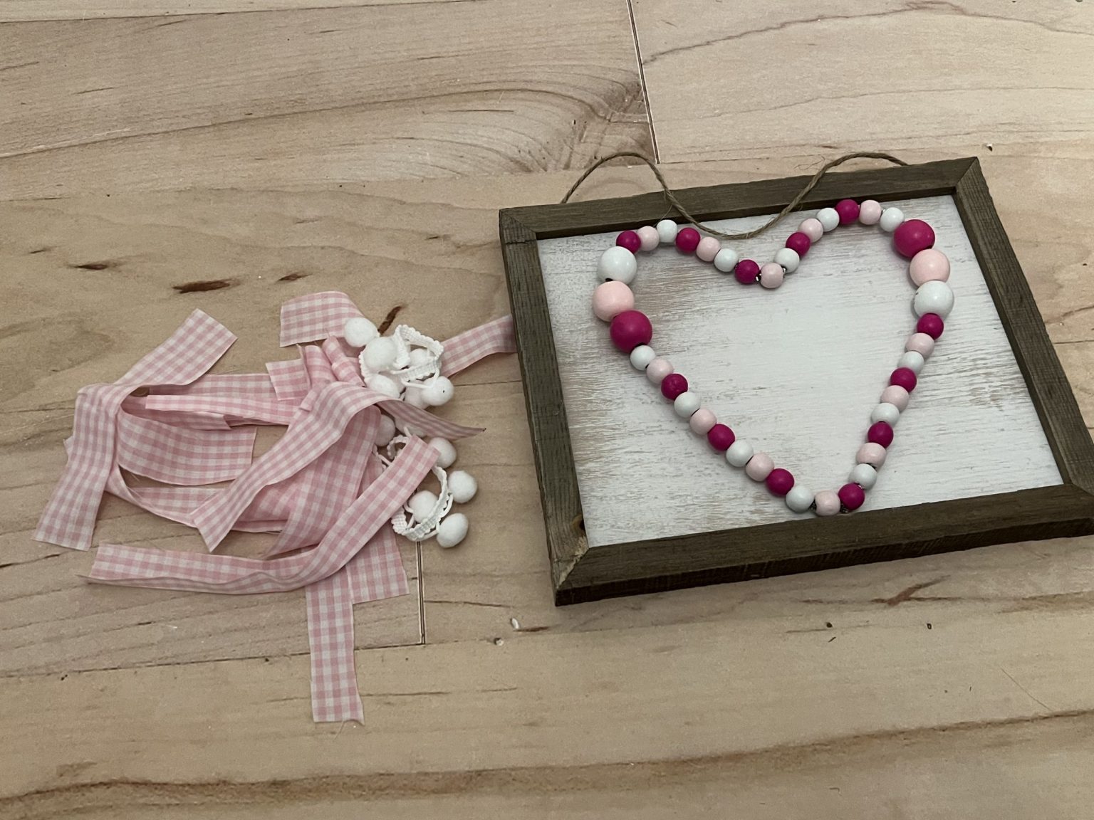 diy wood bead heart sign - Re-Fabbed
