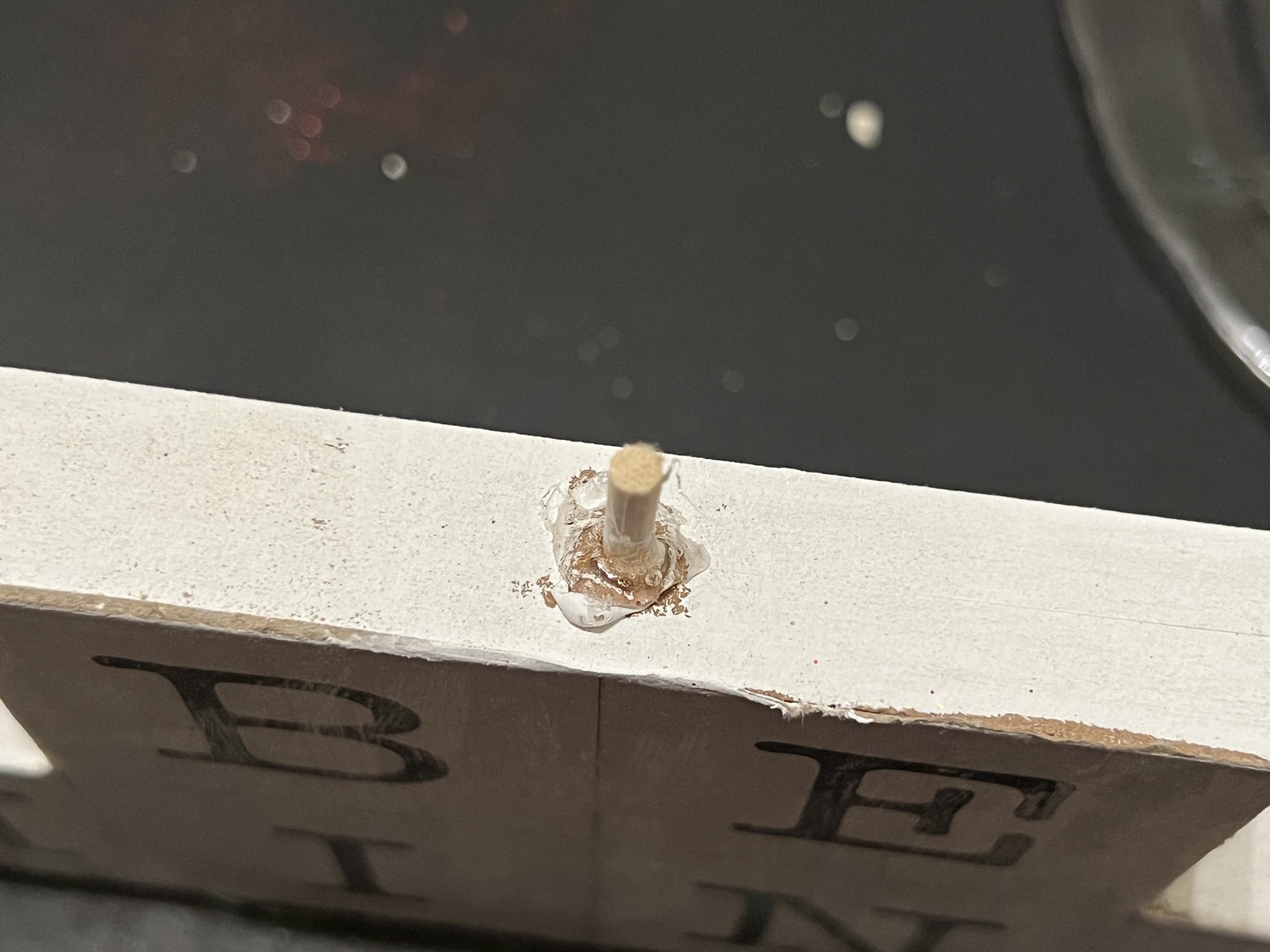 dollar tree valentine sign makeover - Re-Fabbed