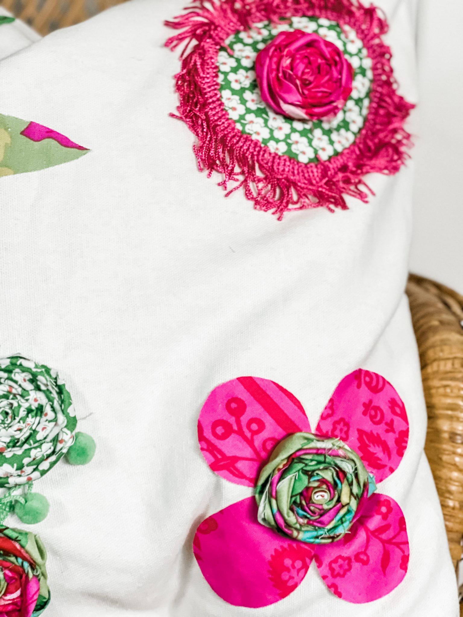 diy fabric flower pillow cover - Re-Fabbed