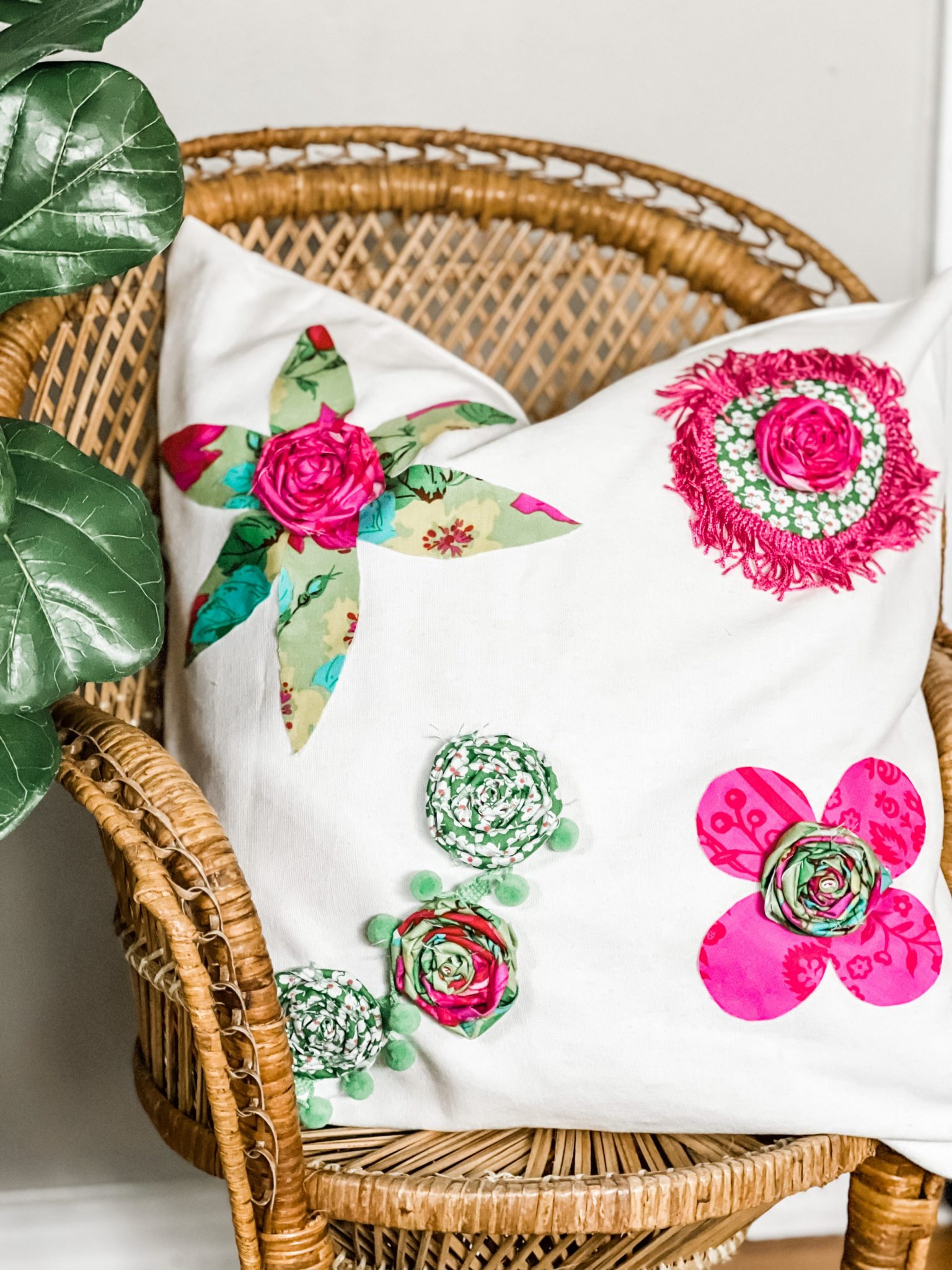 diy fabric flower pillow cover - Re-Fabbed