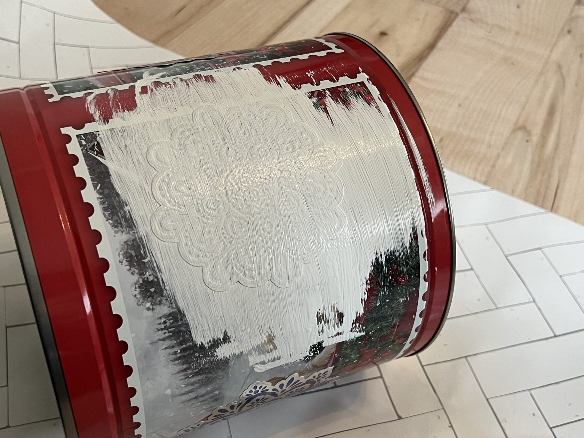 diy popcorn tin makeover - Re-Fabbed