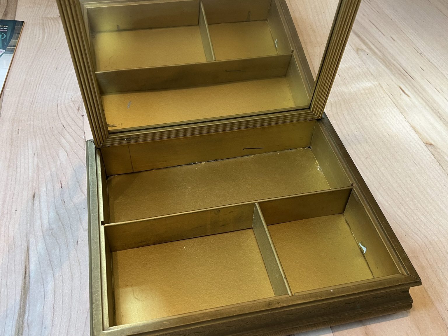 thrift store jewelry box makeover - Re-Fabbed