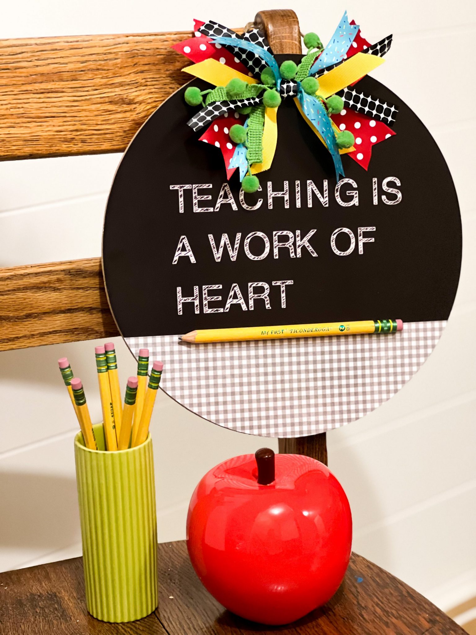 how to make over a dollar tree teacher sign - Re-Fabbed