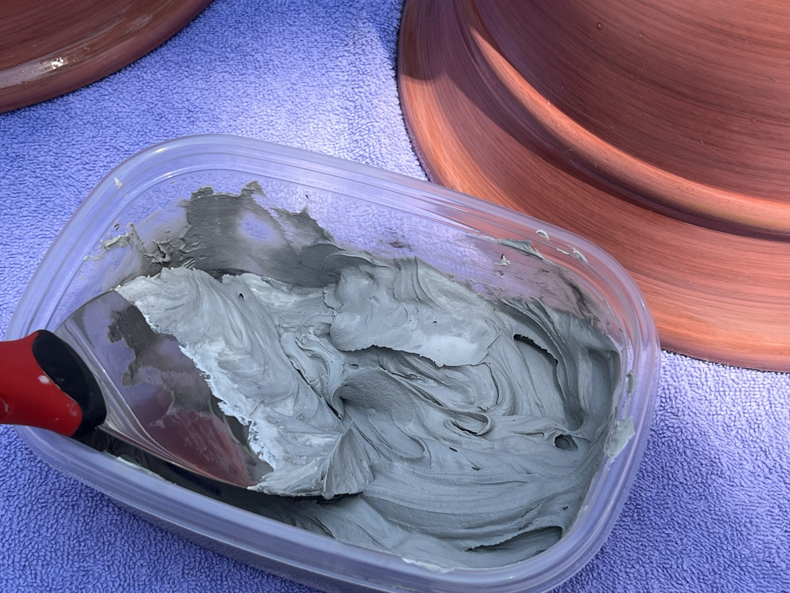 how to make a diy faux concrete planter - Re-Fabbed