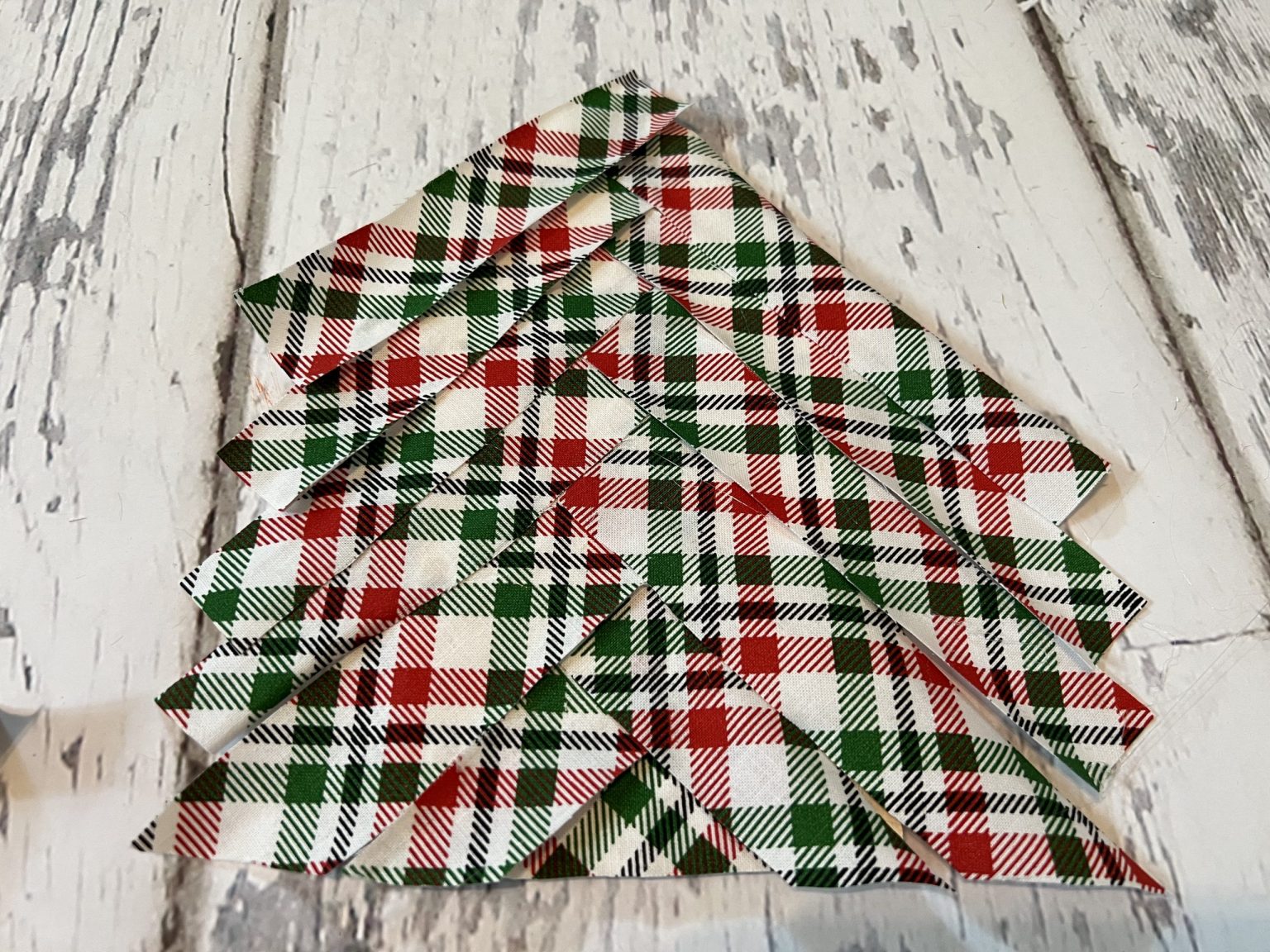 how to make diy scrap fabric christmas tree wreath - Re-Fabbed