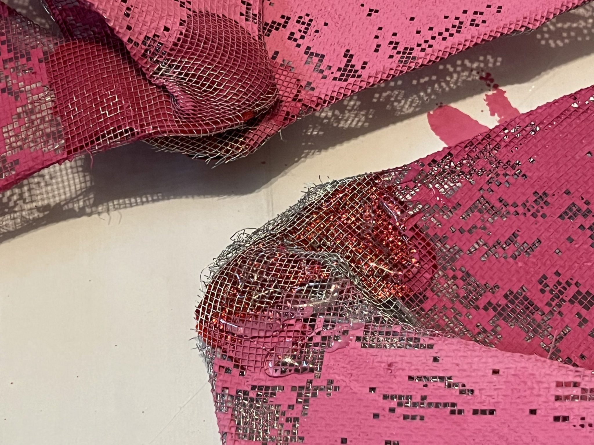 how to make a diy flower with aluminum screen - Re-Fabbed